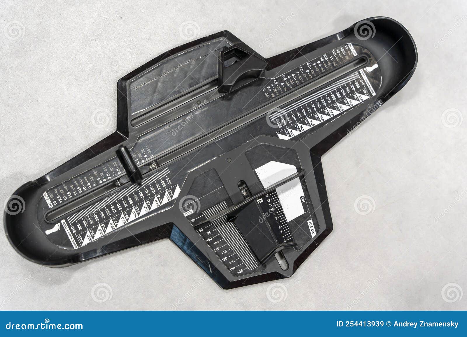 Measuring Shoe Size. Device for Determining the Length of the Foot ...