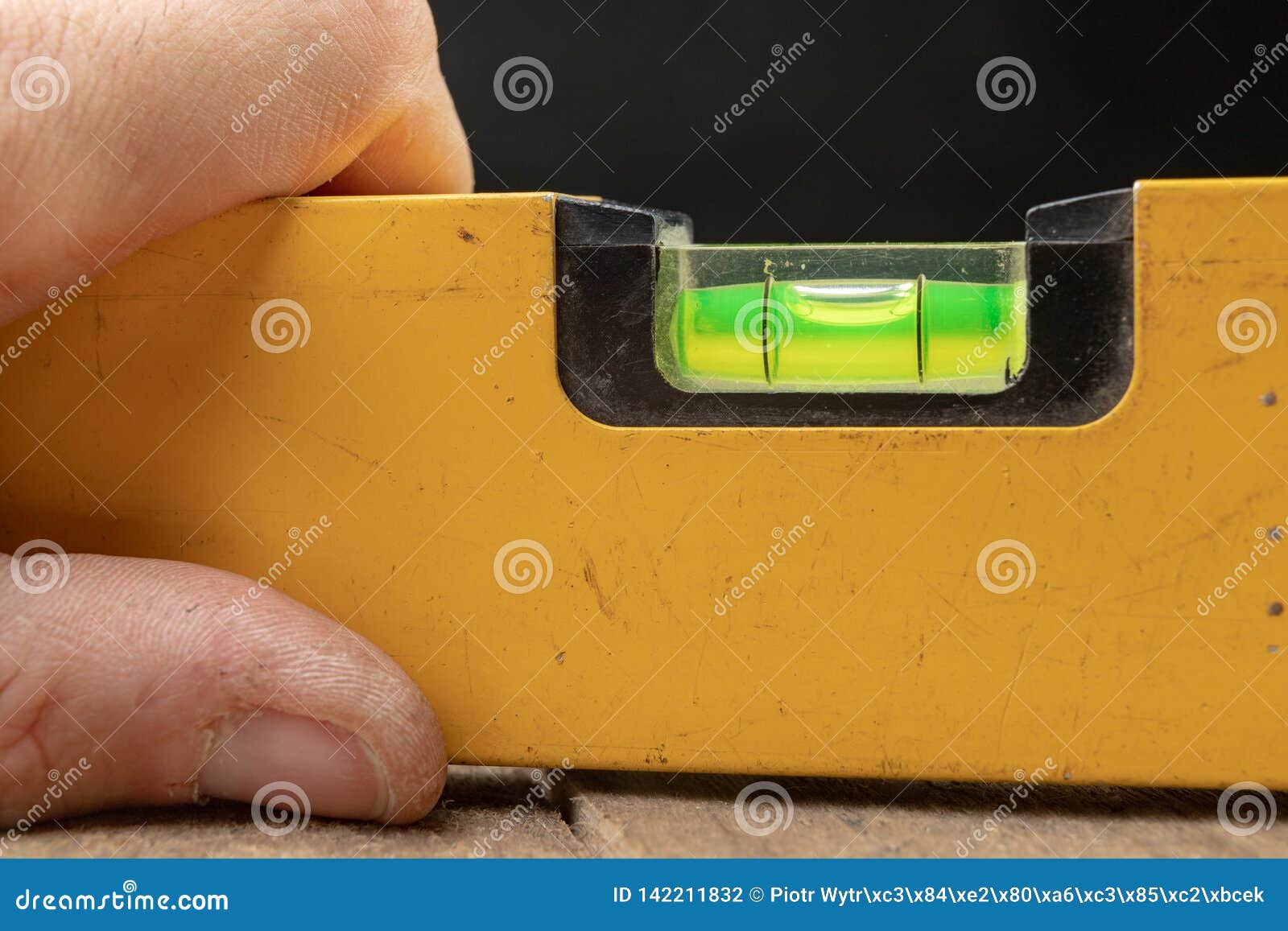 Measuring the Slope of a Surface Using a Spirit Level. Measuring ...