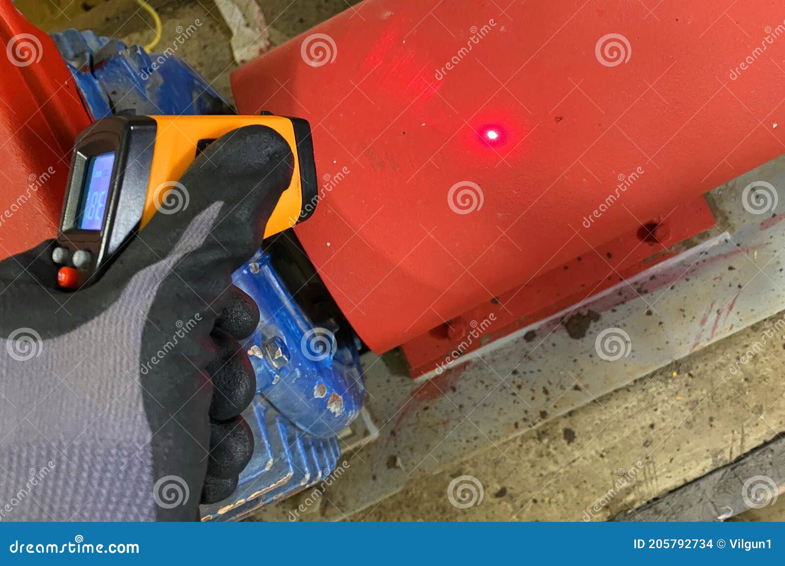 Pyrometer for Measuring the Temperature of an Object. Device for ...