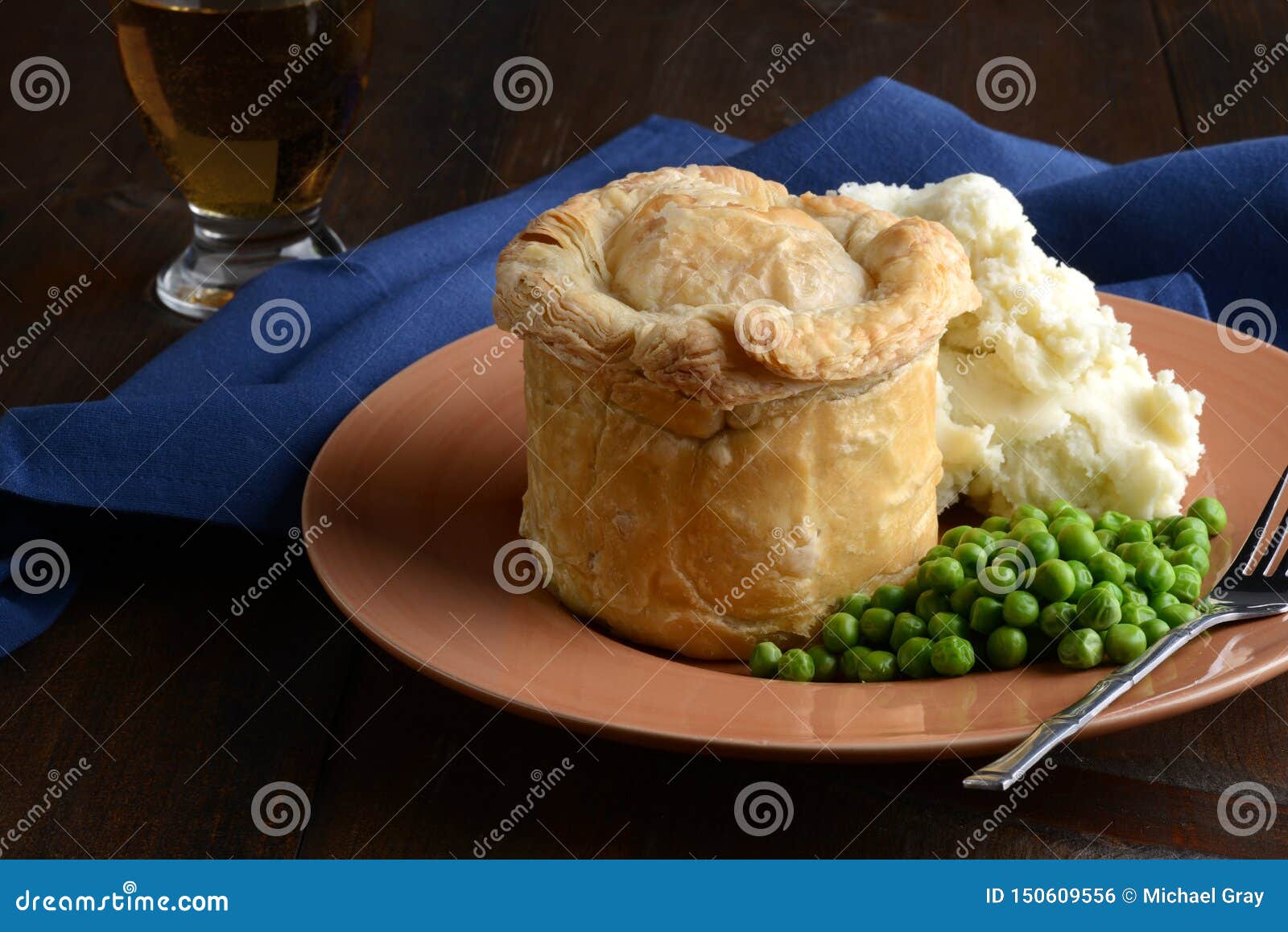 Meat Pub Pie with Vegetables Stock Photo - Image of green, dinner ...