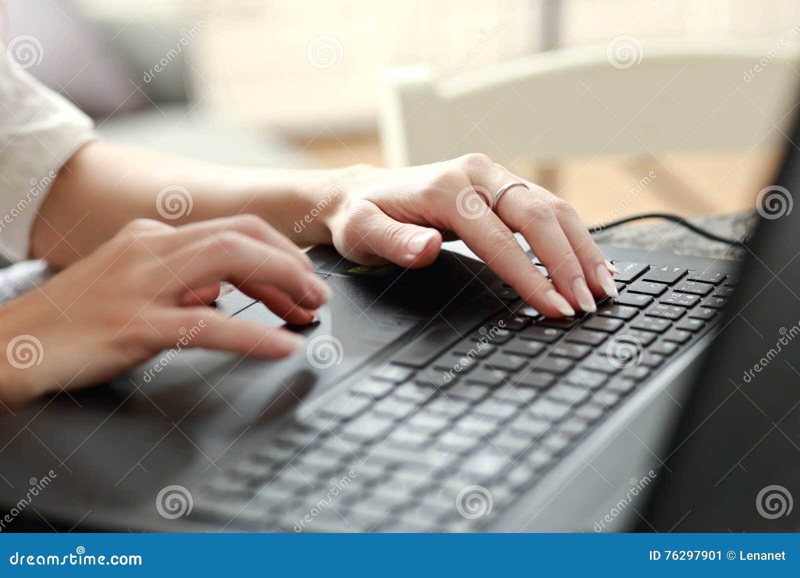 Mecanografiar el texto imagen de archivo. Imagen de aprendizaje - 76297901