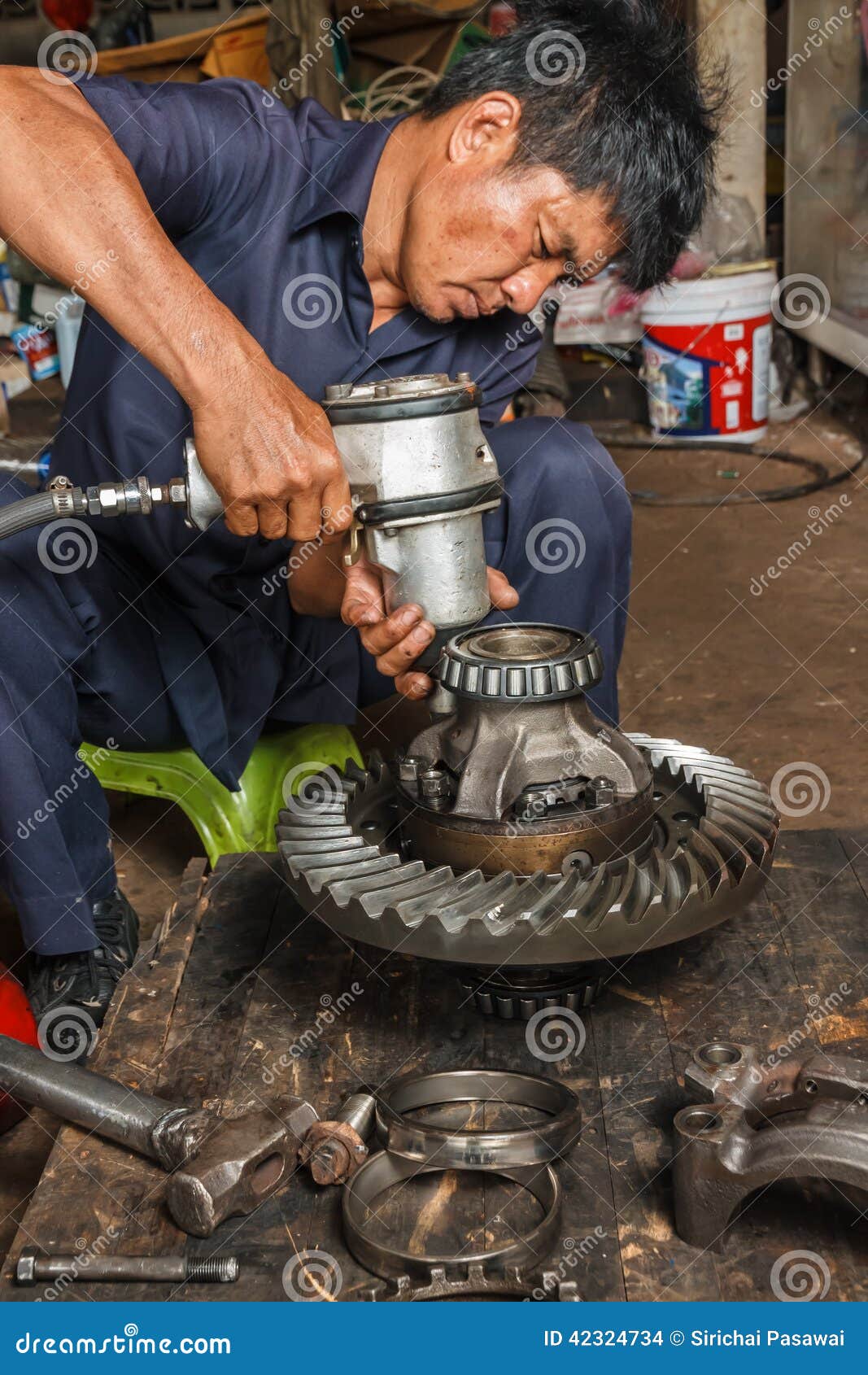 Mechanic stock photo. Image of mechanic, jumper, change - 42324734