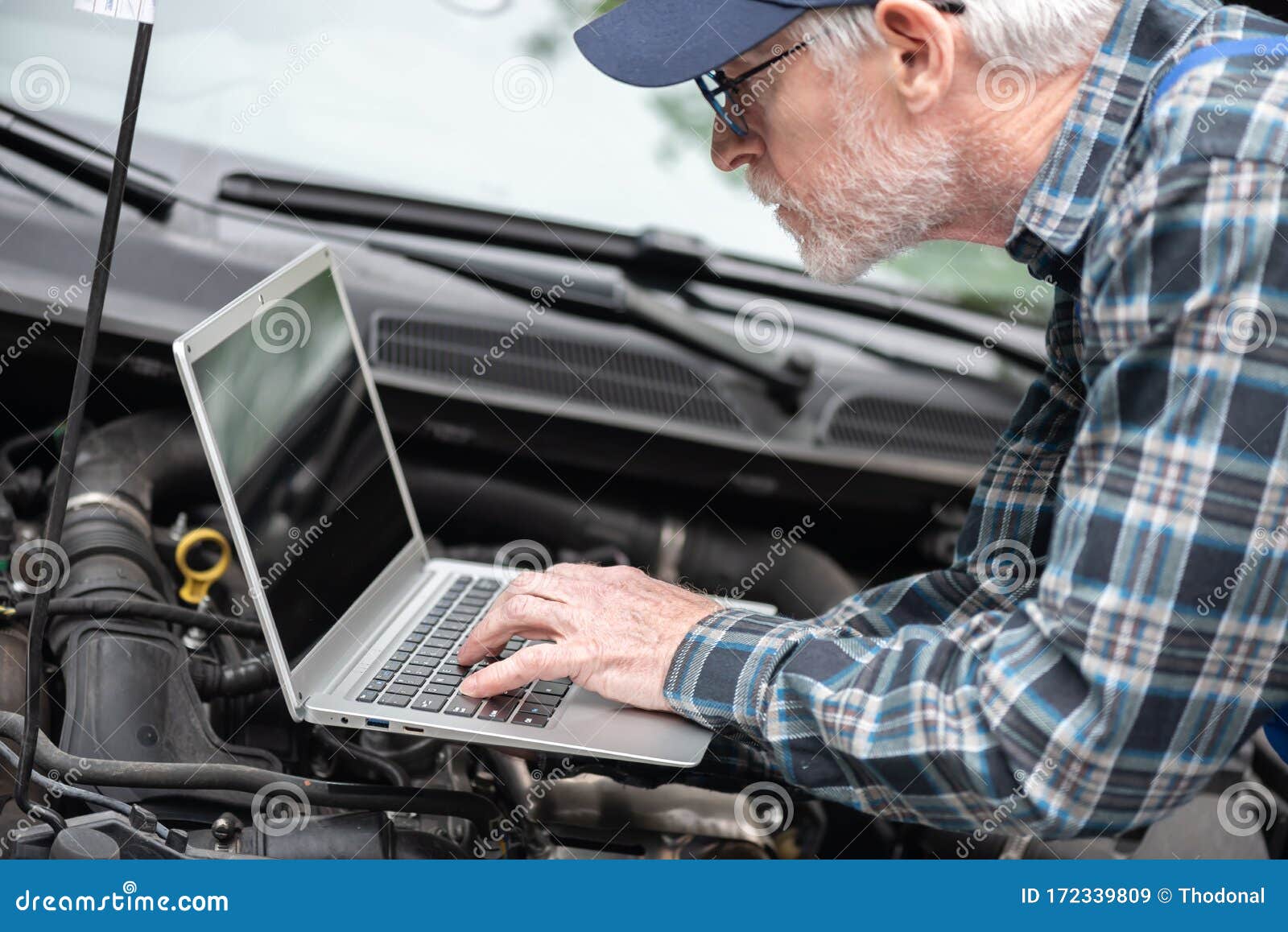 Mechanic Using Laptop for Checking Car Engine Stock Image - Image of ...