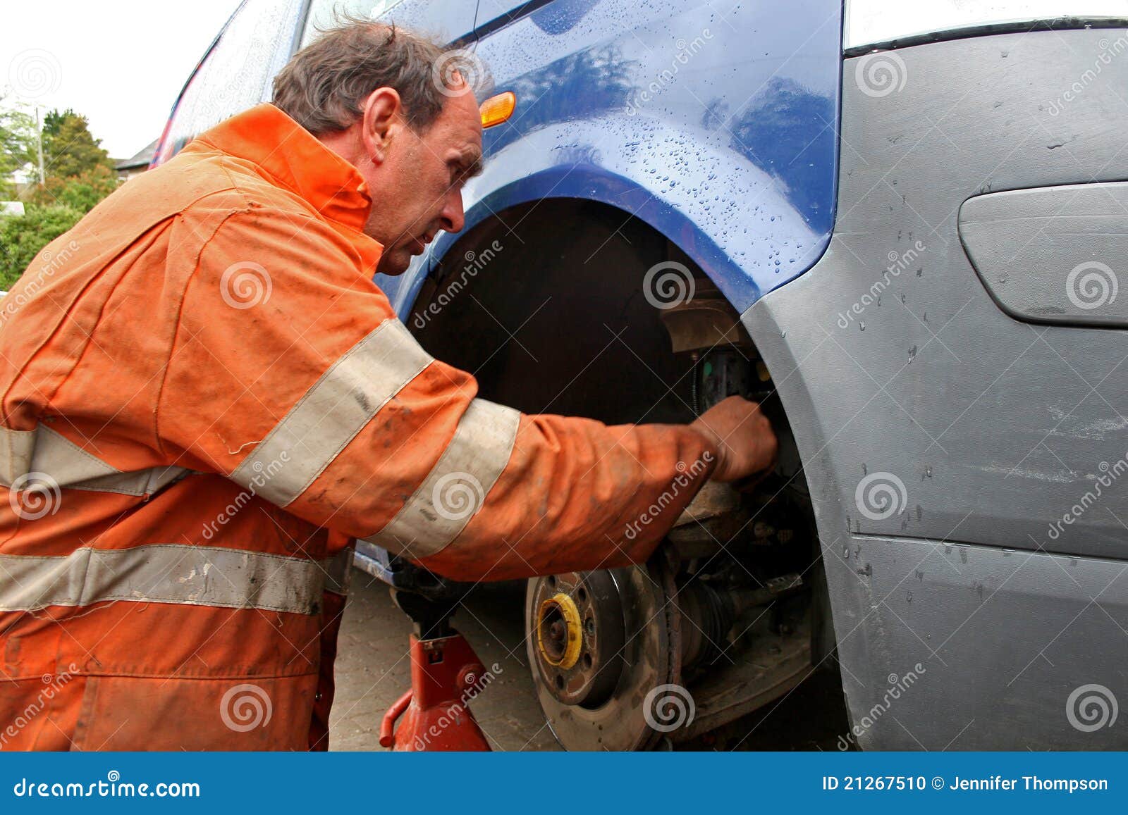 Mechanic at work stock photo. Image of work, engineer - 21267510