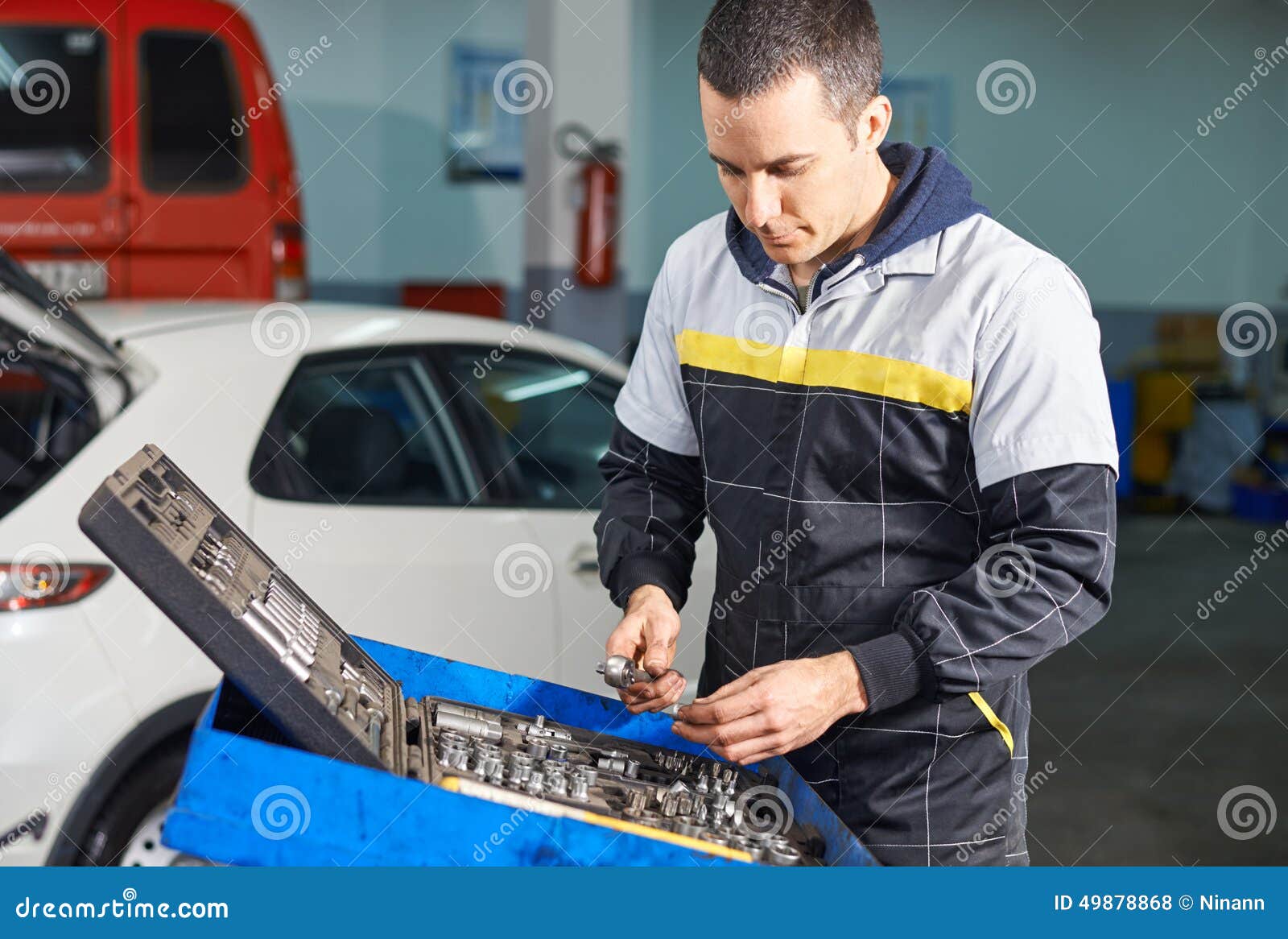 Mechanic at work shop stock photo. Image of working, mechanic - 49878868