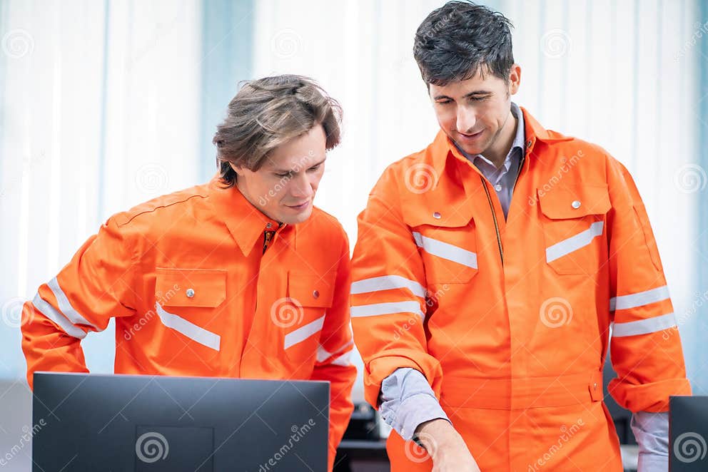 Mechanical Engineering Team Standing in Robotic Technology Lap for ...