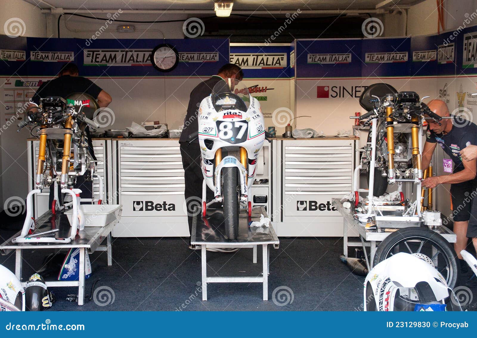 Mechanical set up editorial image. Image of superbike - 23129830