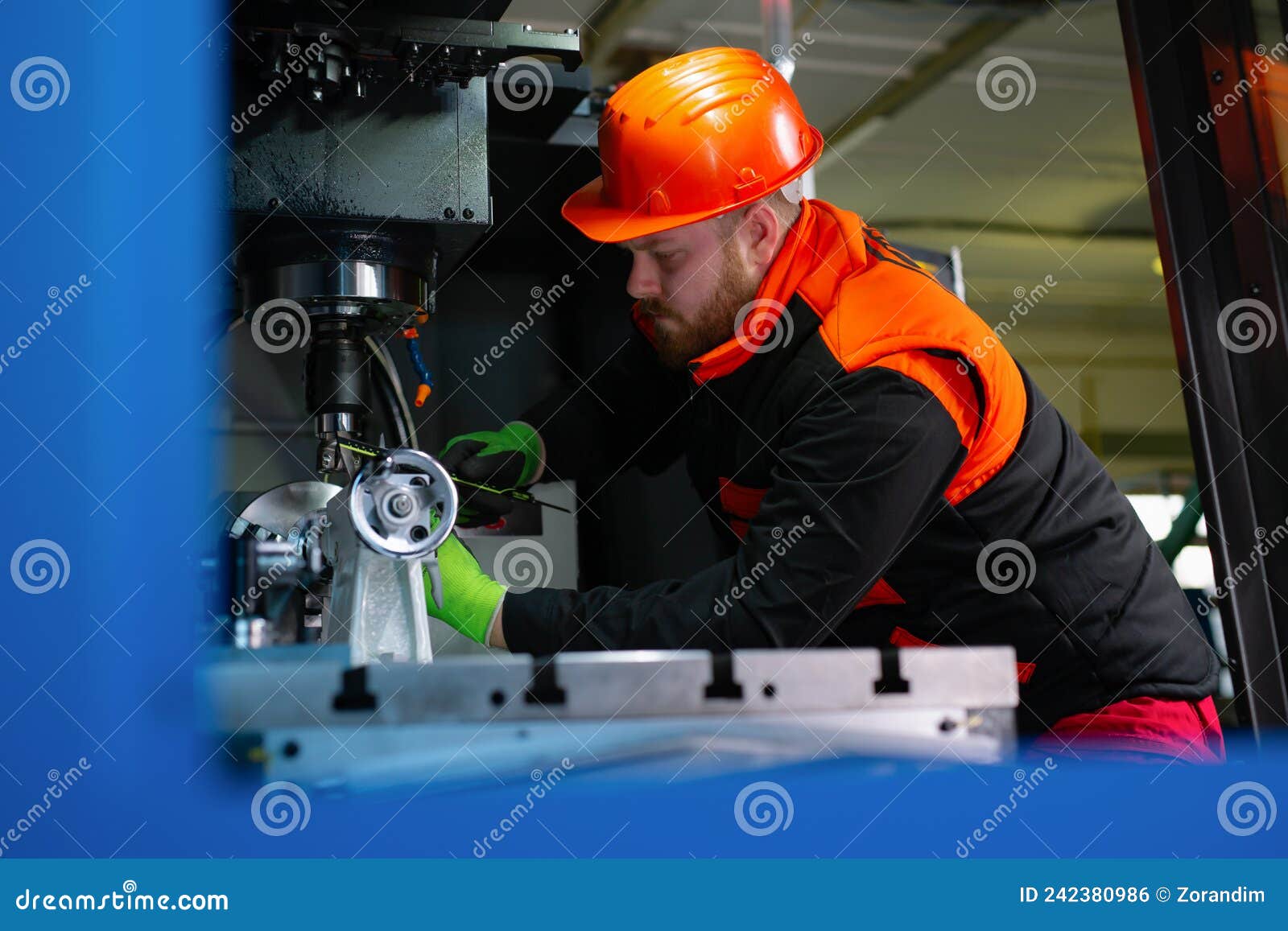 Mechanical Technician Operative of Cnc Milling Cutting Machine Center ...