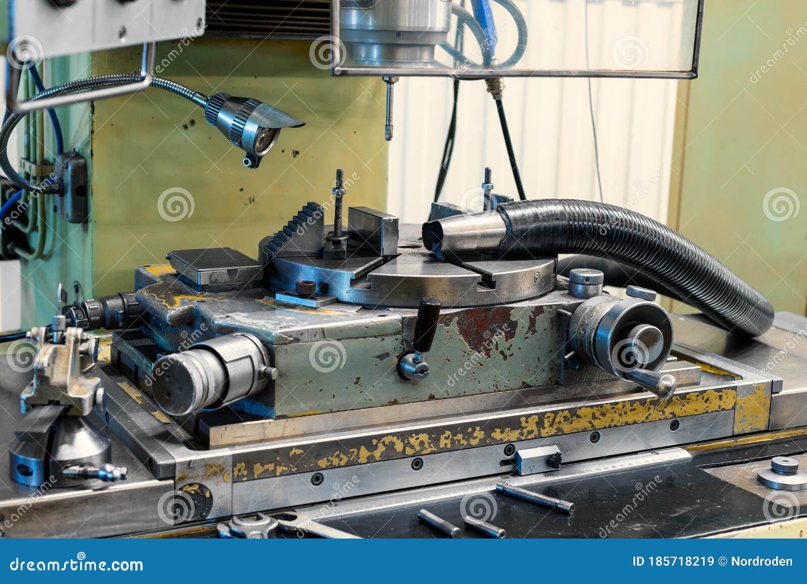 Mechanical Vertical Milling Machine. Stock Image - Image of vintage ...