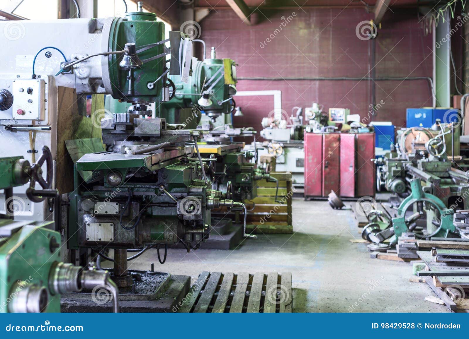 Mechanical Vertical Milling Machine. Stock Photo - Image of machine ...