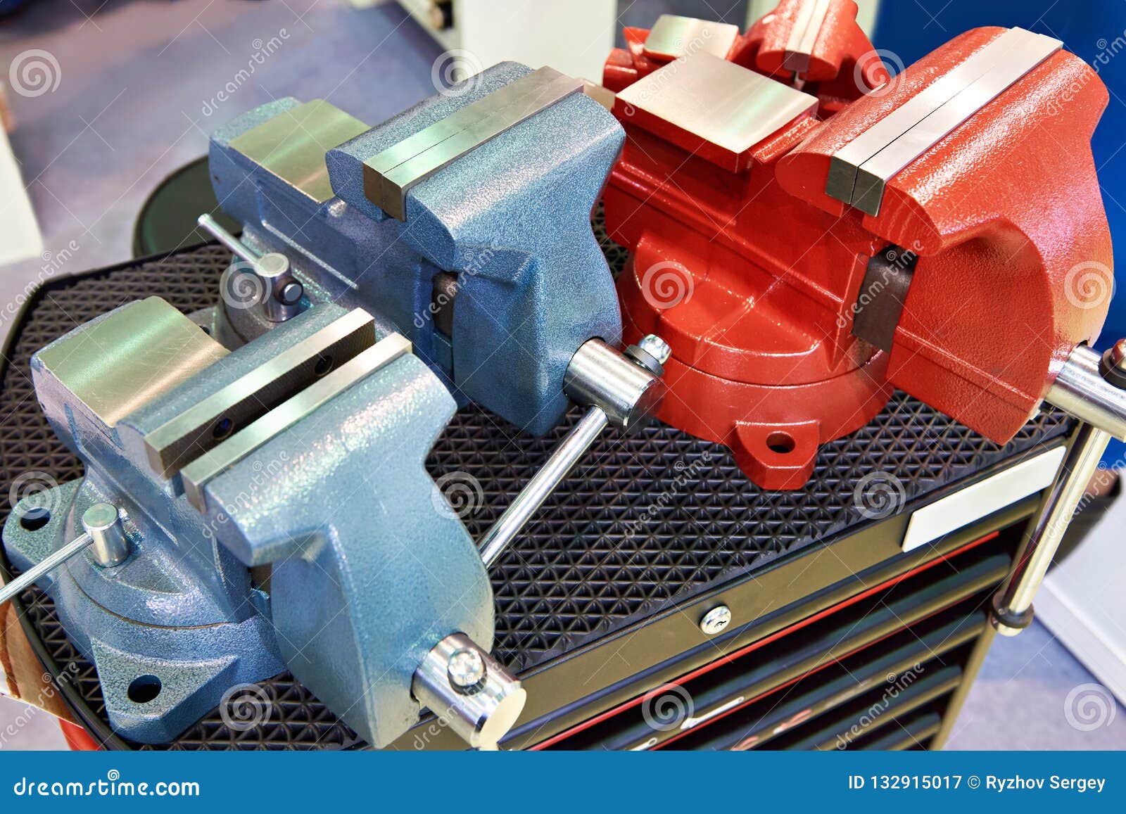 Mechanical Vise for Workbench Stock Image - Image of blue, vice: 132915017