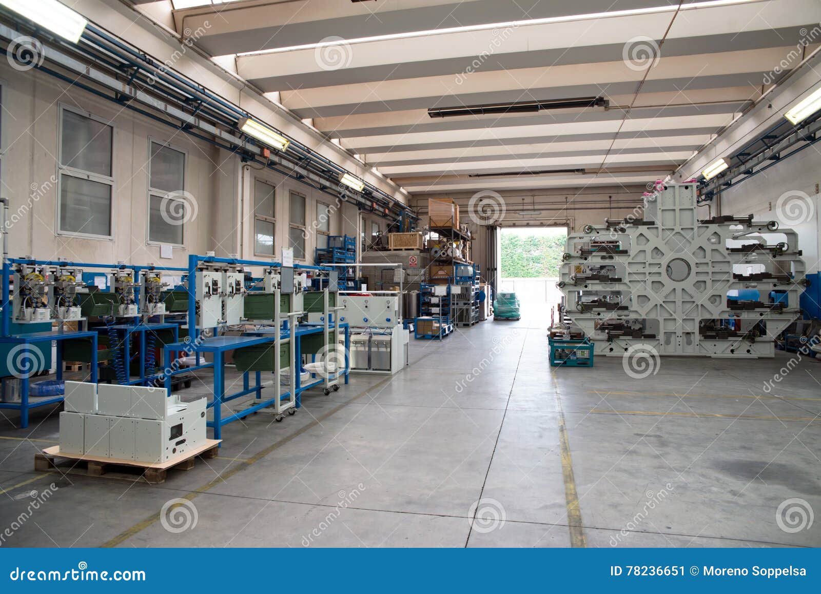 Mechanical workshop stock image. Image of building, occupation - 78236651