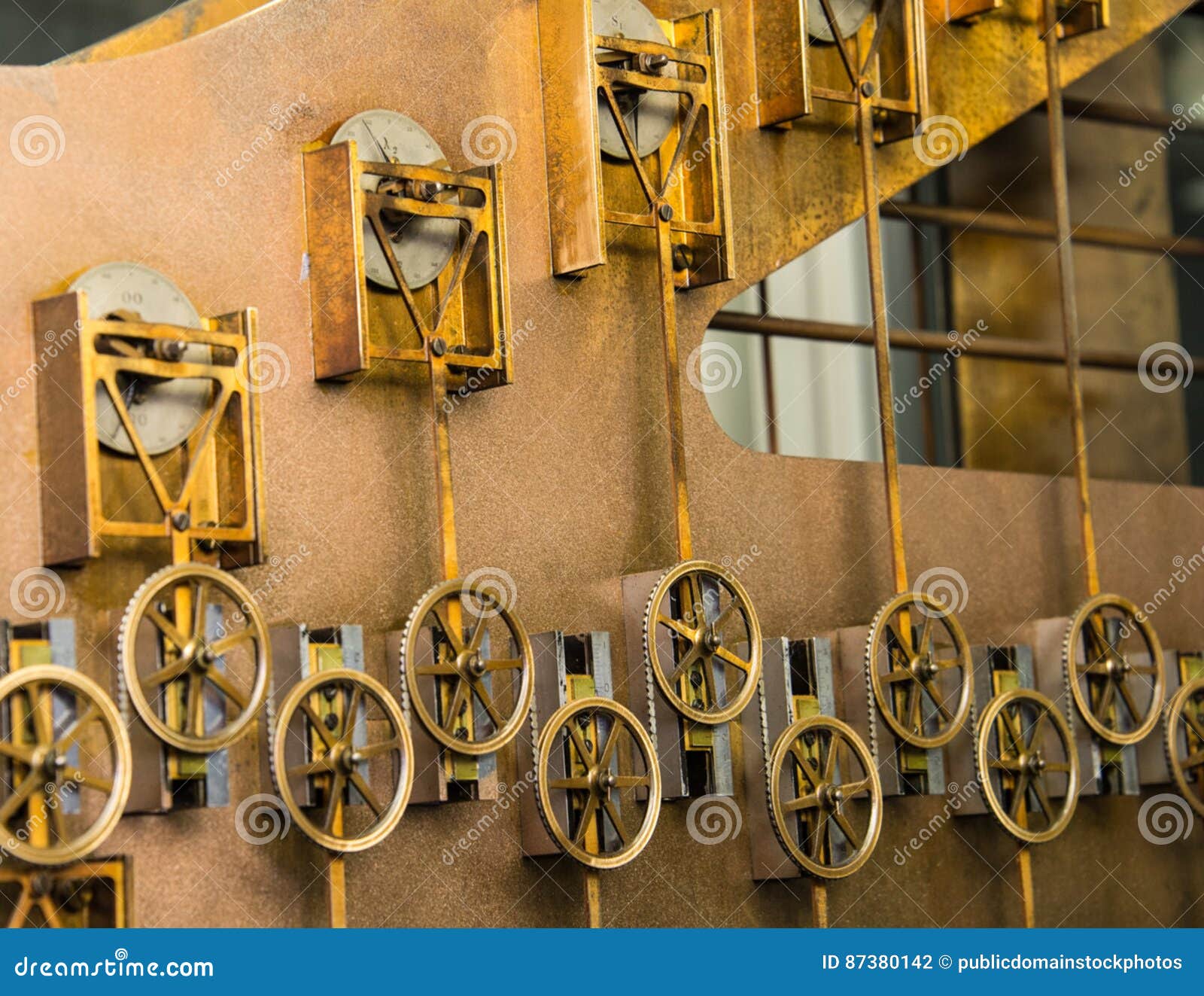 Mechanically Adding Trigonometric Functions Picture. Image: 87380142