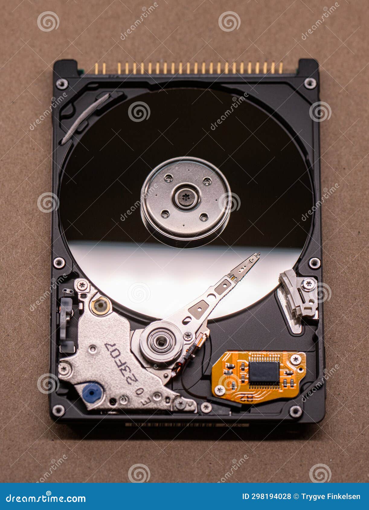 Mechanics Inside a Hard Disk Drive with Platter and Read Write Head ... Mechanics Inside a Hard Disk Drive with Platter and Read Write Head ...
