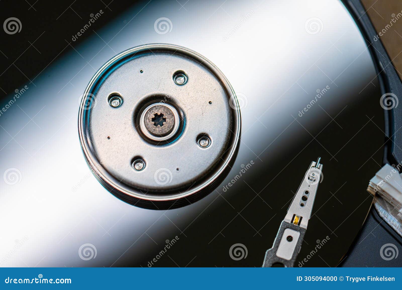Mechanics Inside a Hard Disk Drive with Platter and Read Write Head ... Mechanics Inside a Hard Disk Drive with Platter and Read Write Head ...