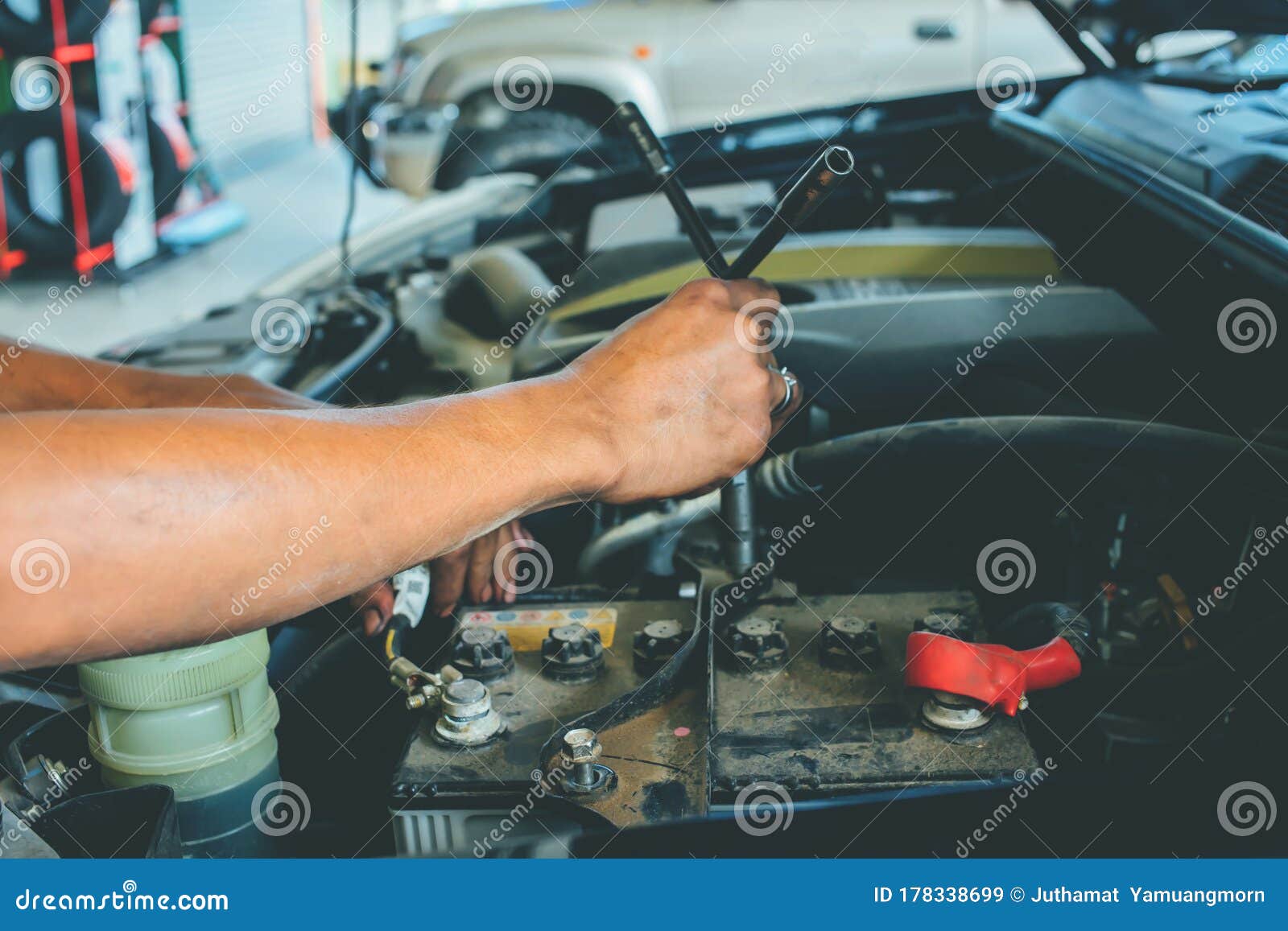 143 Batteries Changing Photos - Free & Royalty-Free Stock Photos from ...