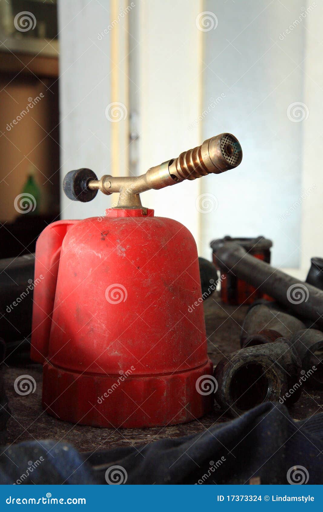 Mechero de gas foto de archivo. Imagen de fontanero, hornilla - 17373324