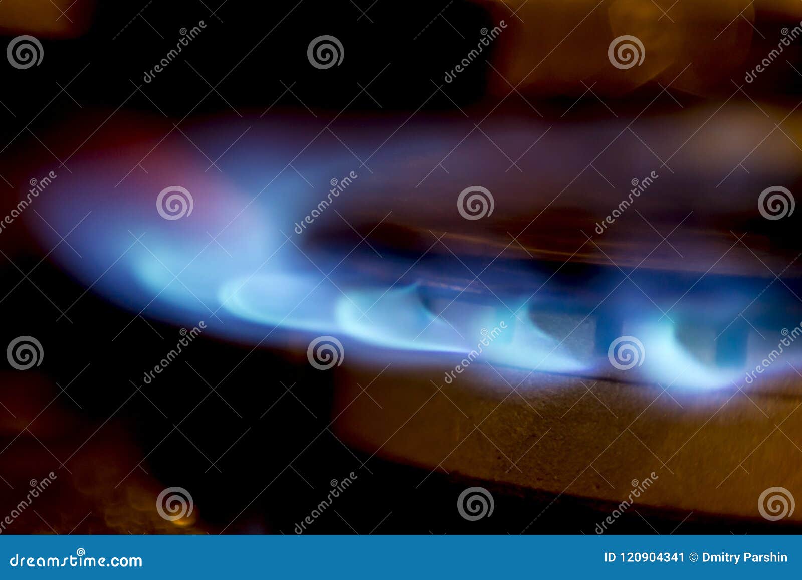 Mechero de gas en estufa imagen de archivo. Imagen de combustible ...