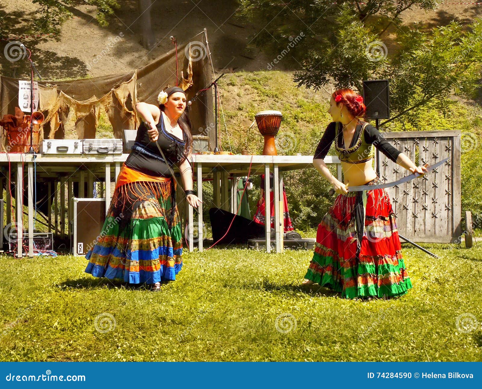 Medeltida Dansare, Festival Redaktionell Foto - Bild av festligt, stad ...