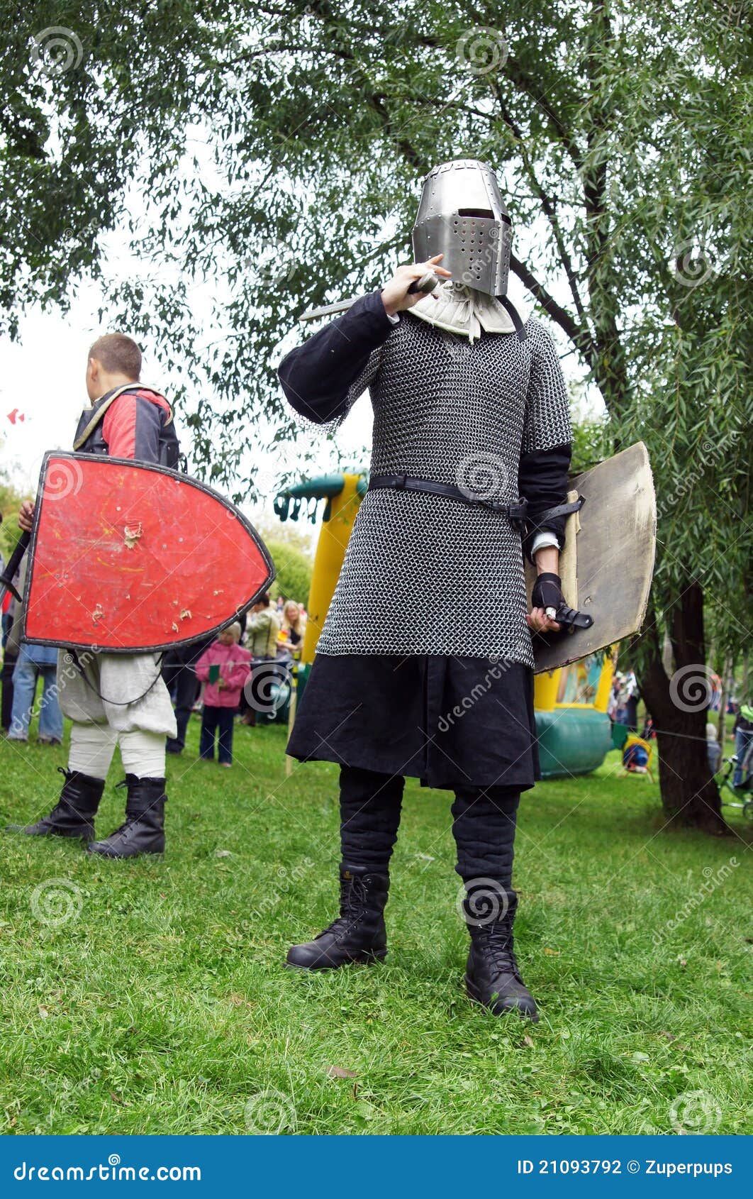 Medeltida soldater redaktionell arkivbild. Bild av medeltida - 21093792
