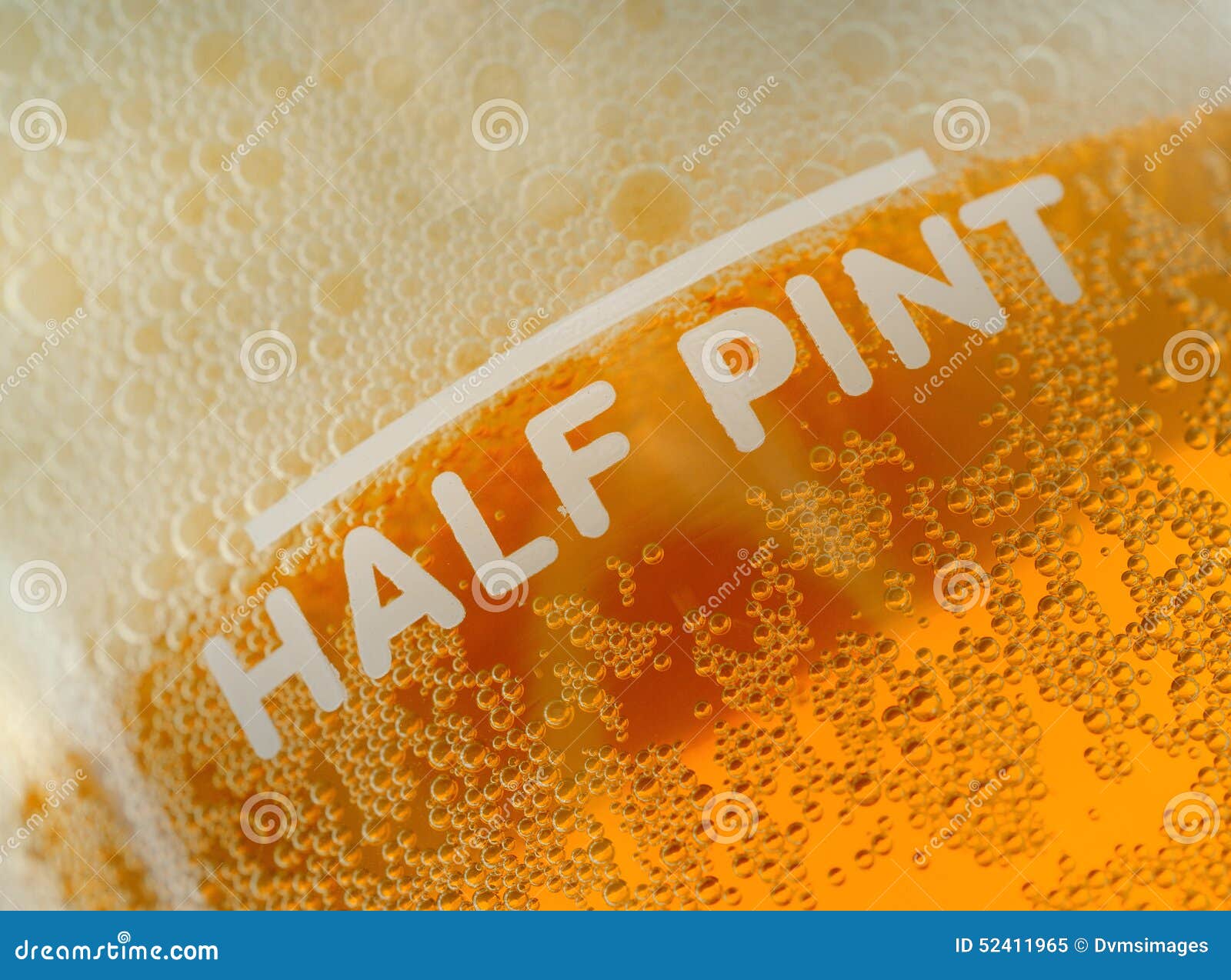 Media Medida De La Cerveza De La Pinta Imagen de archivo - Imagen de ...