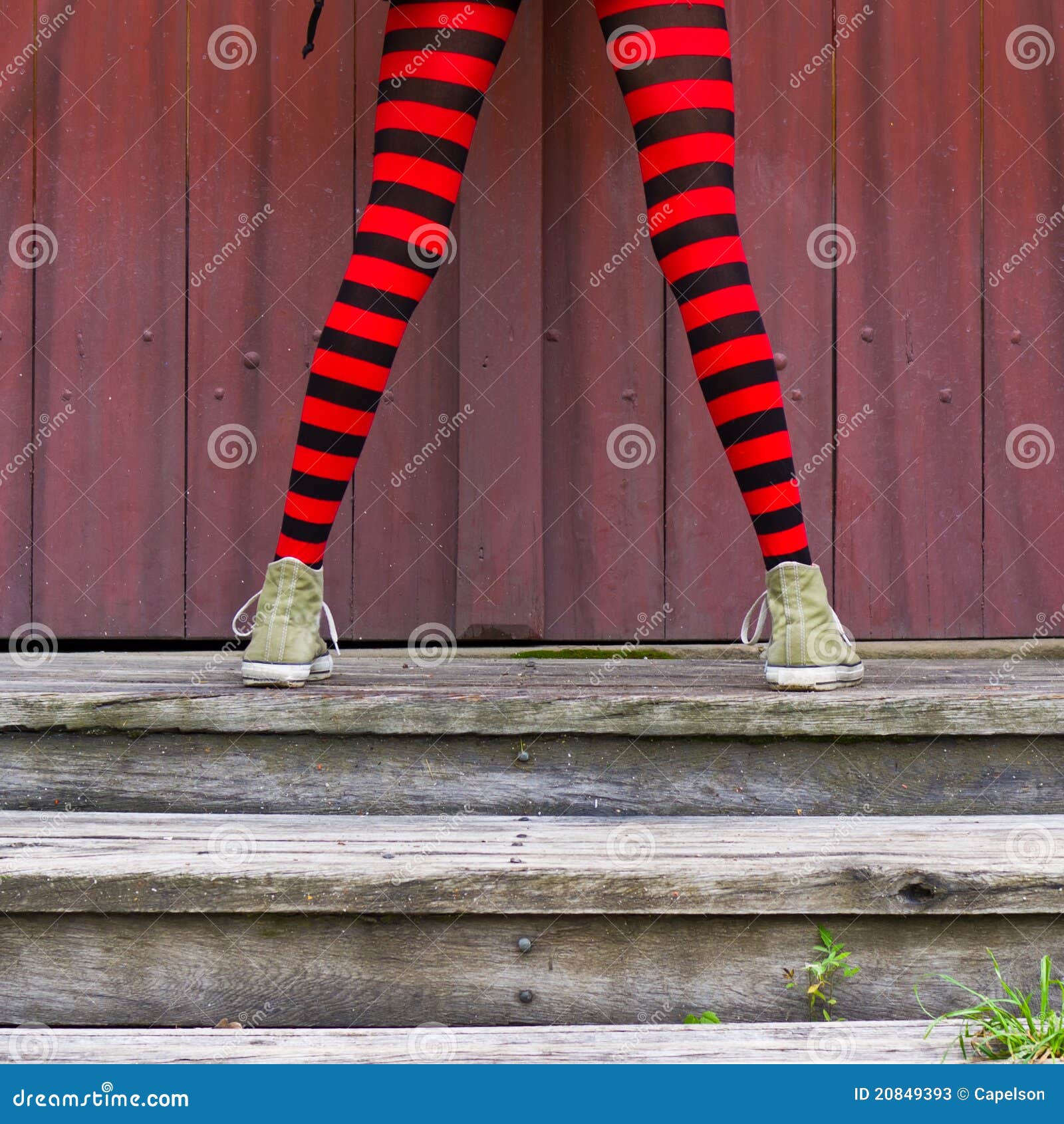 Medias rojas imagen de archivo. Imagen de adolescente - 20849393