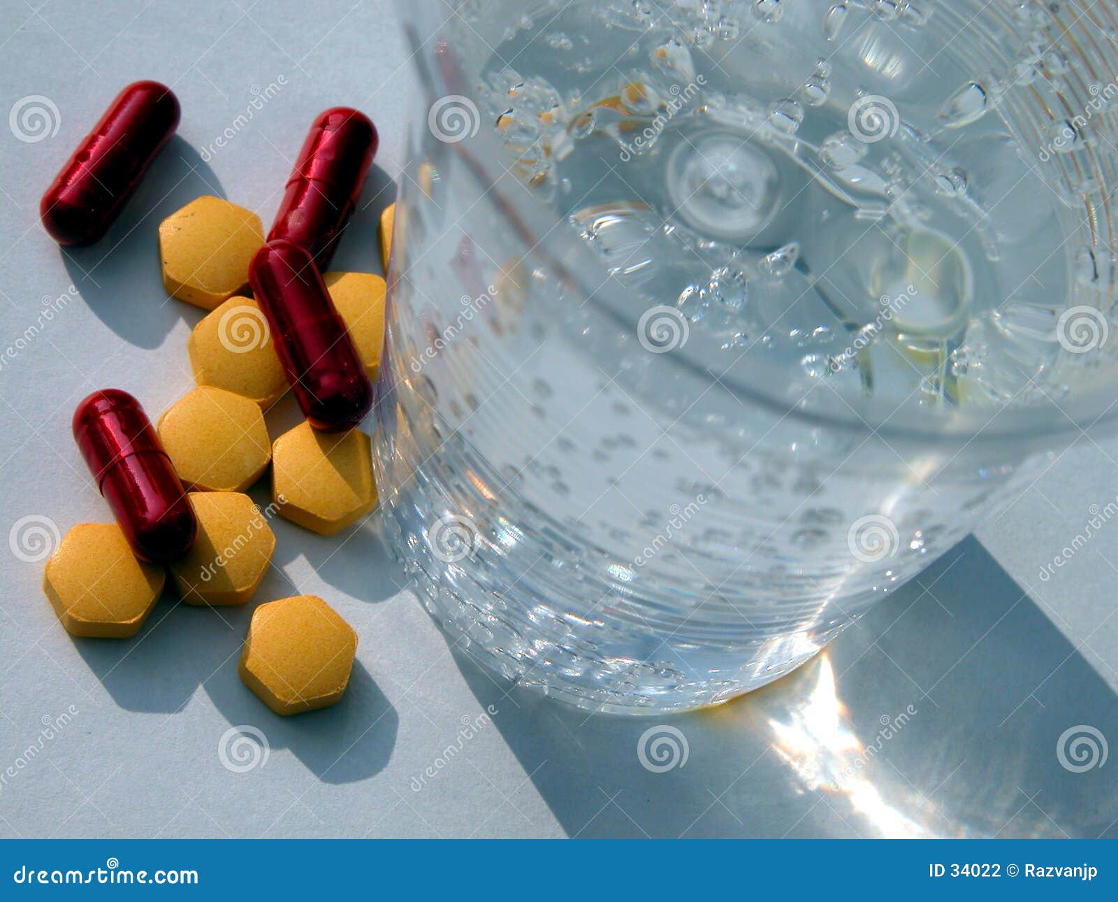 Medicación foto de archivo. Imagen de sano, foto, ciencia - 34022