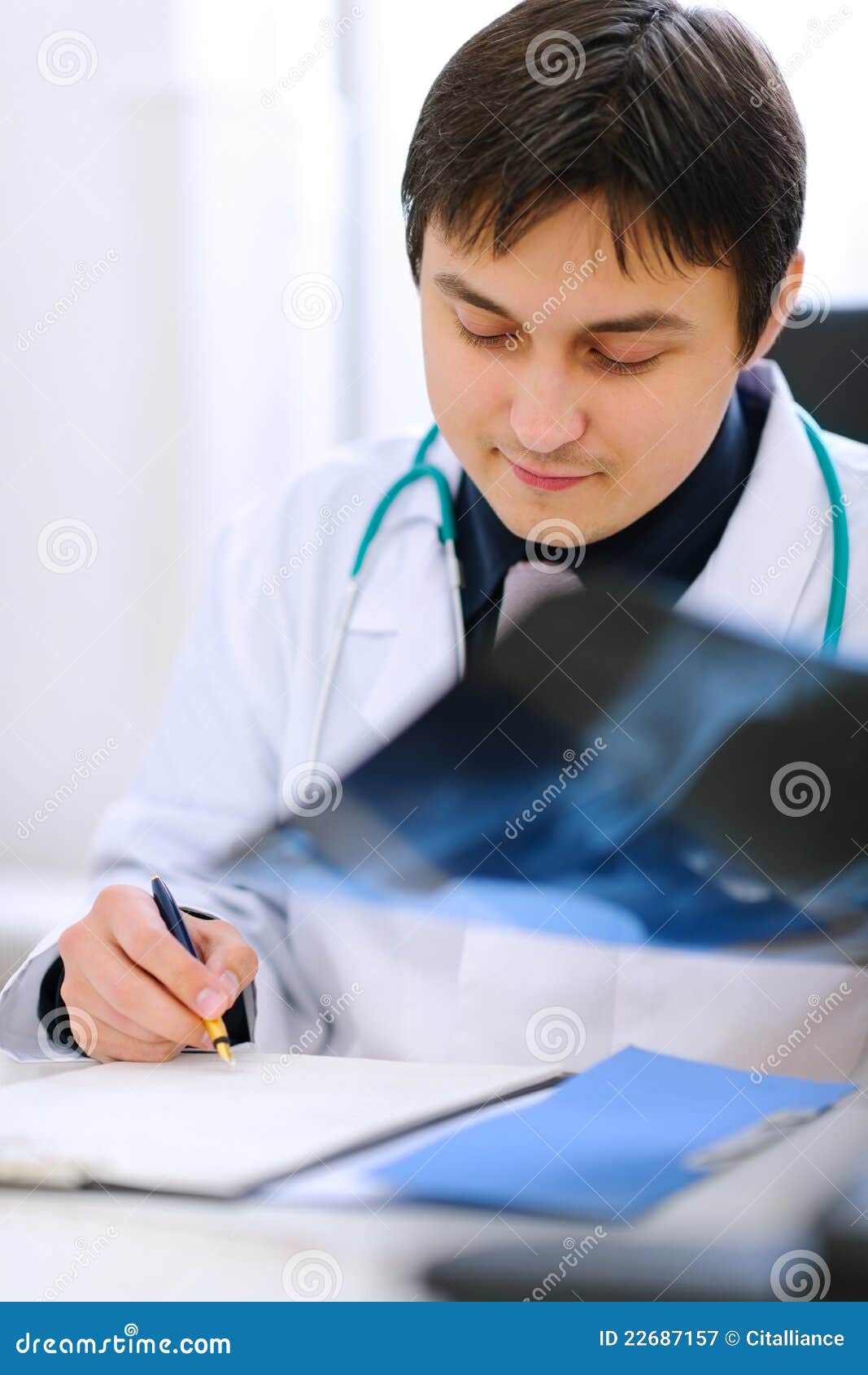 Medical Doctor Analyzing Patients Roentgen Stock Image - Image of ...