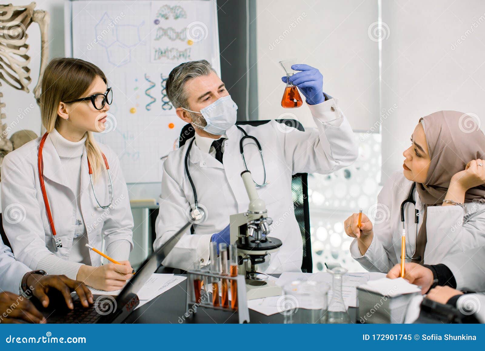 Medical Science Research, Medicines Development, Genetics Concept. Team ... Medical Science Research, Medicines Development, Genetics Concept. Team ...