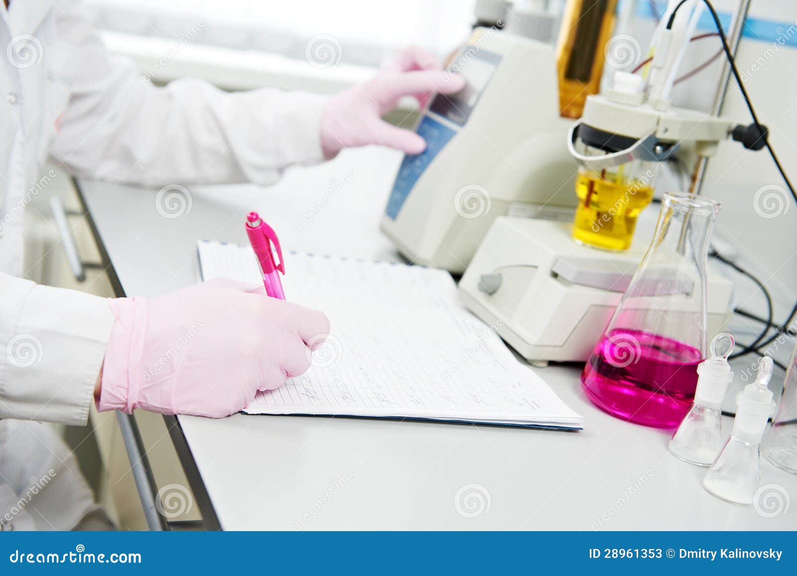 Medical Scientists in a Laboratory Stock Image - Image of experiment ...