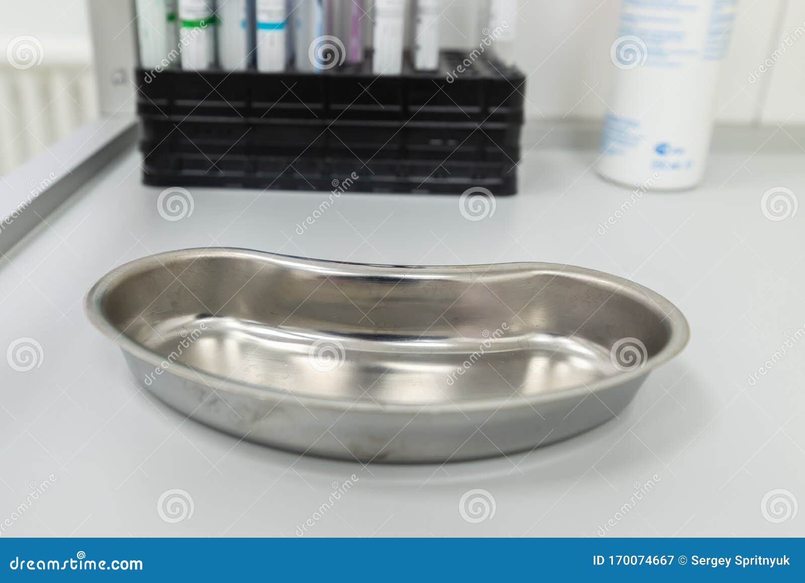 Medical Stainless Steel Tray Stock Image - Image of shiny, dish: 170074667