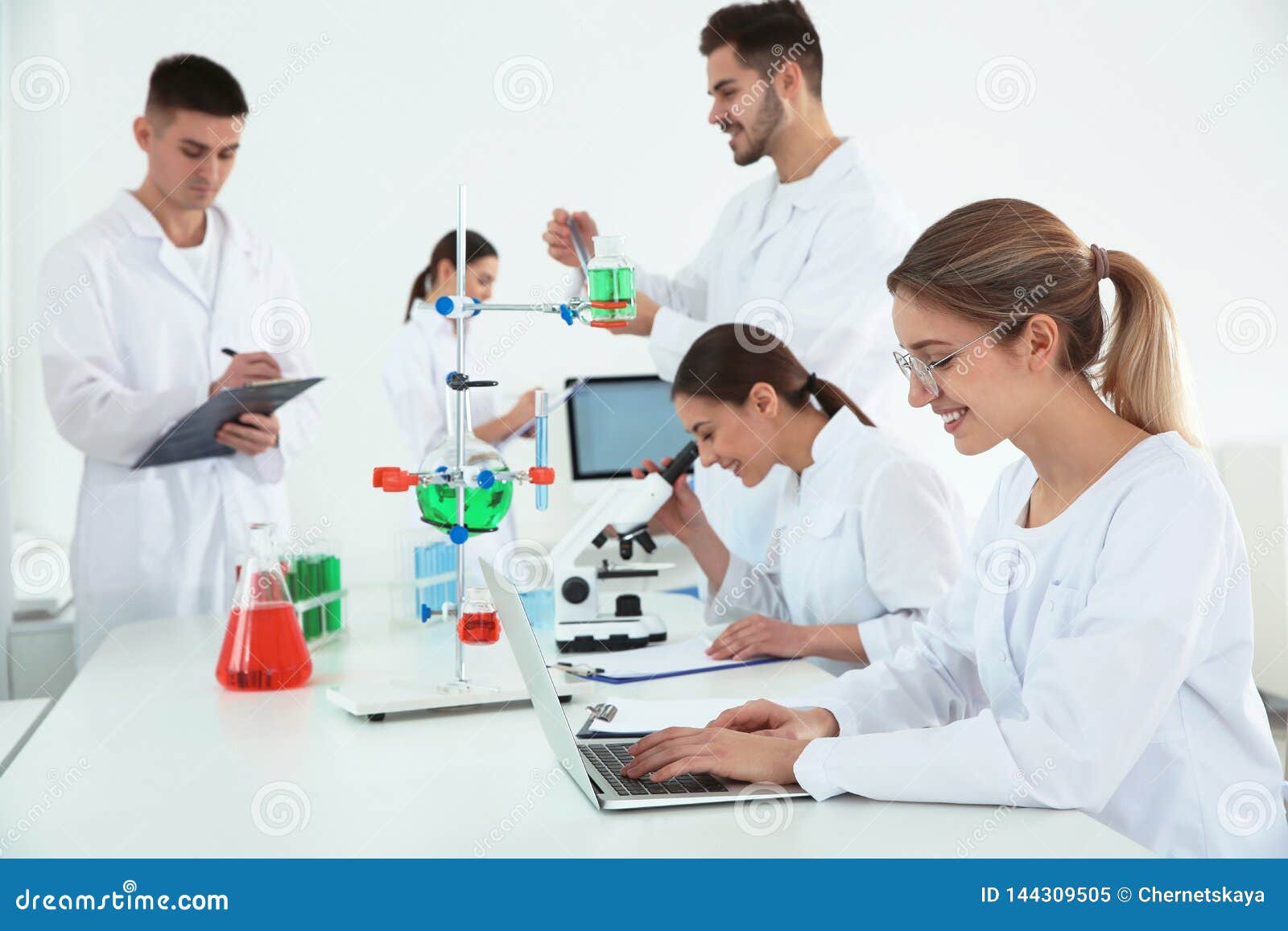 Medical Students Working in Scientific Laboratory Stock Image - Image ...