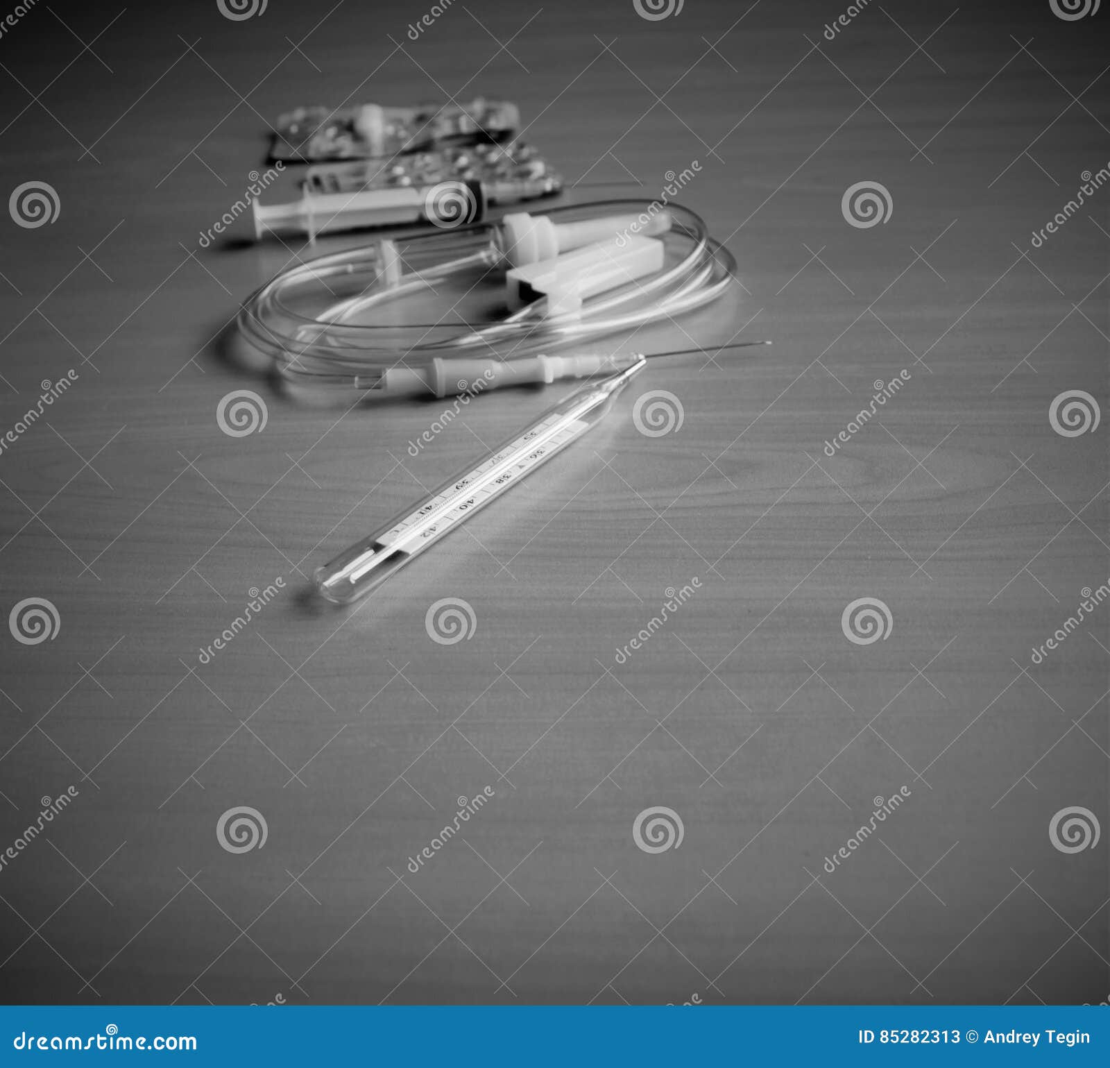 Medical Syringe and Dropper Stock Image - Image of medicinal, medical ...