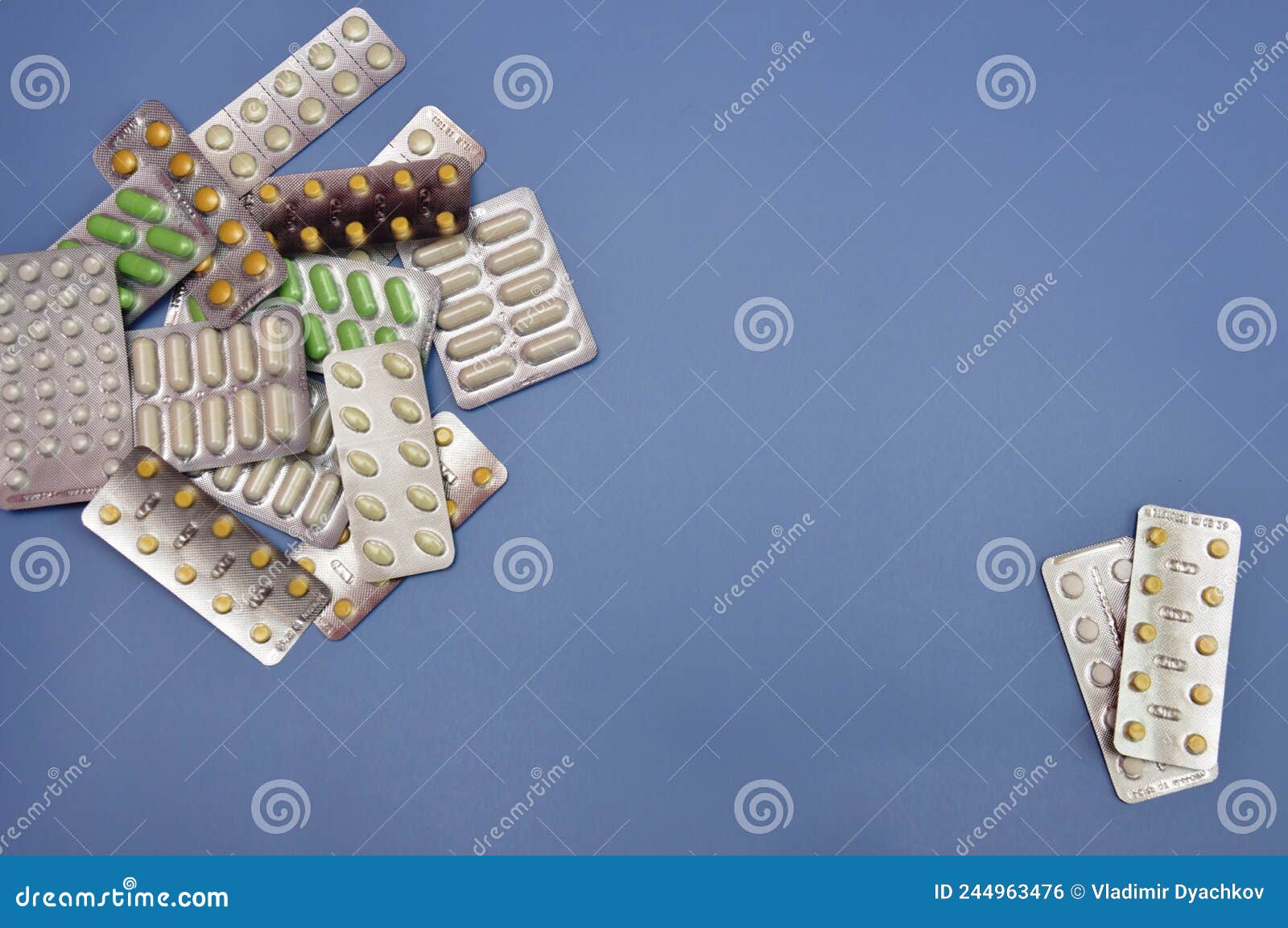 Medicamentos e comprimidos foto de stock. Imagem de ciência - 244963476