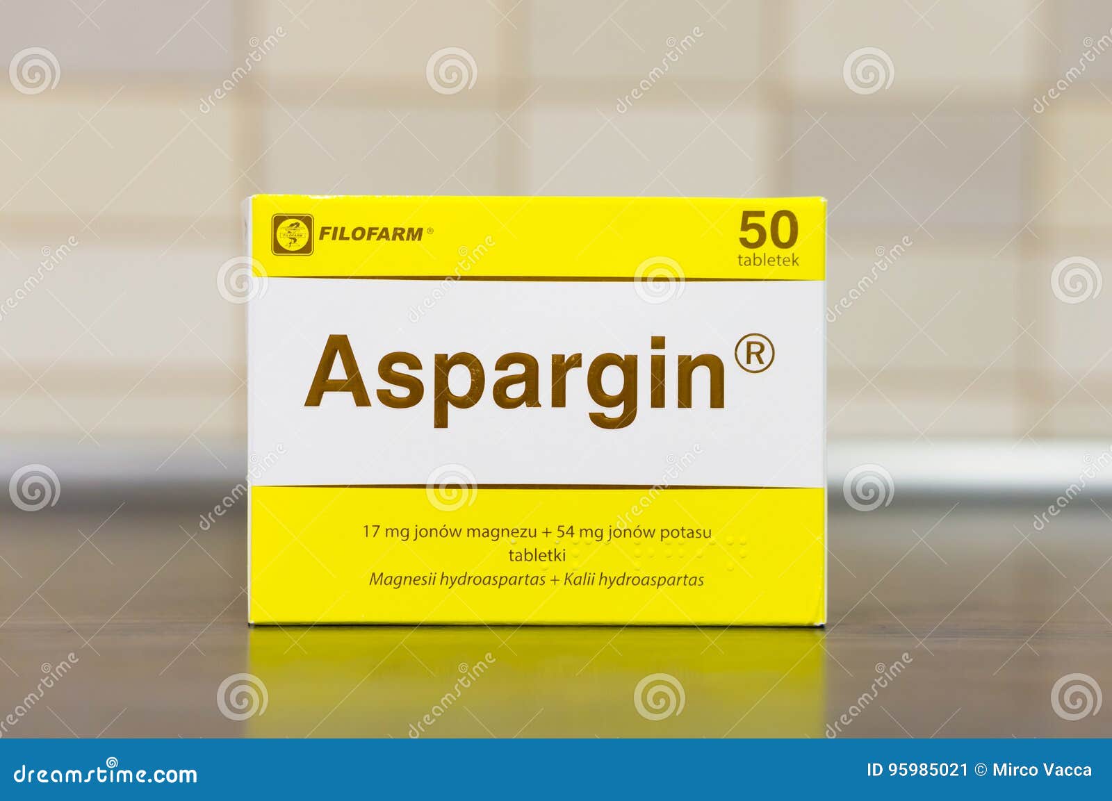 Medicina De Aspargin En Una Caja Foto editorial - Imagen de vector ...