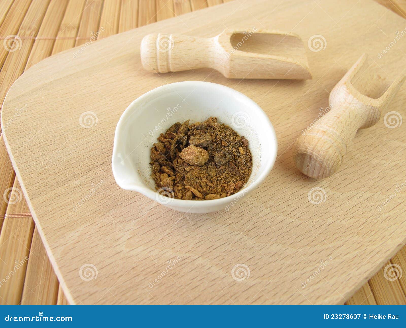 Medicinal Rhubarbs Root, Rhei Radix Stock Image - Image of leaves ...