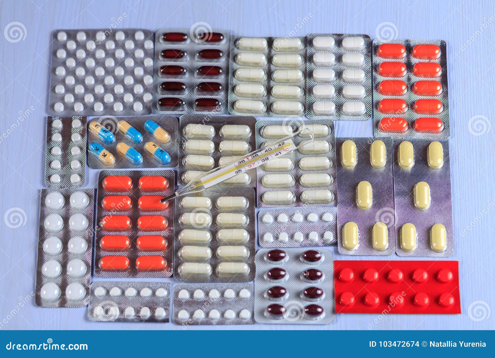 Mediciner arkivfoto. Bild av doktor, räddningsaktion - 103472674