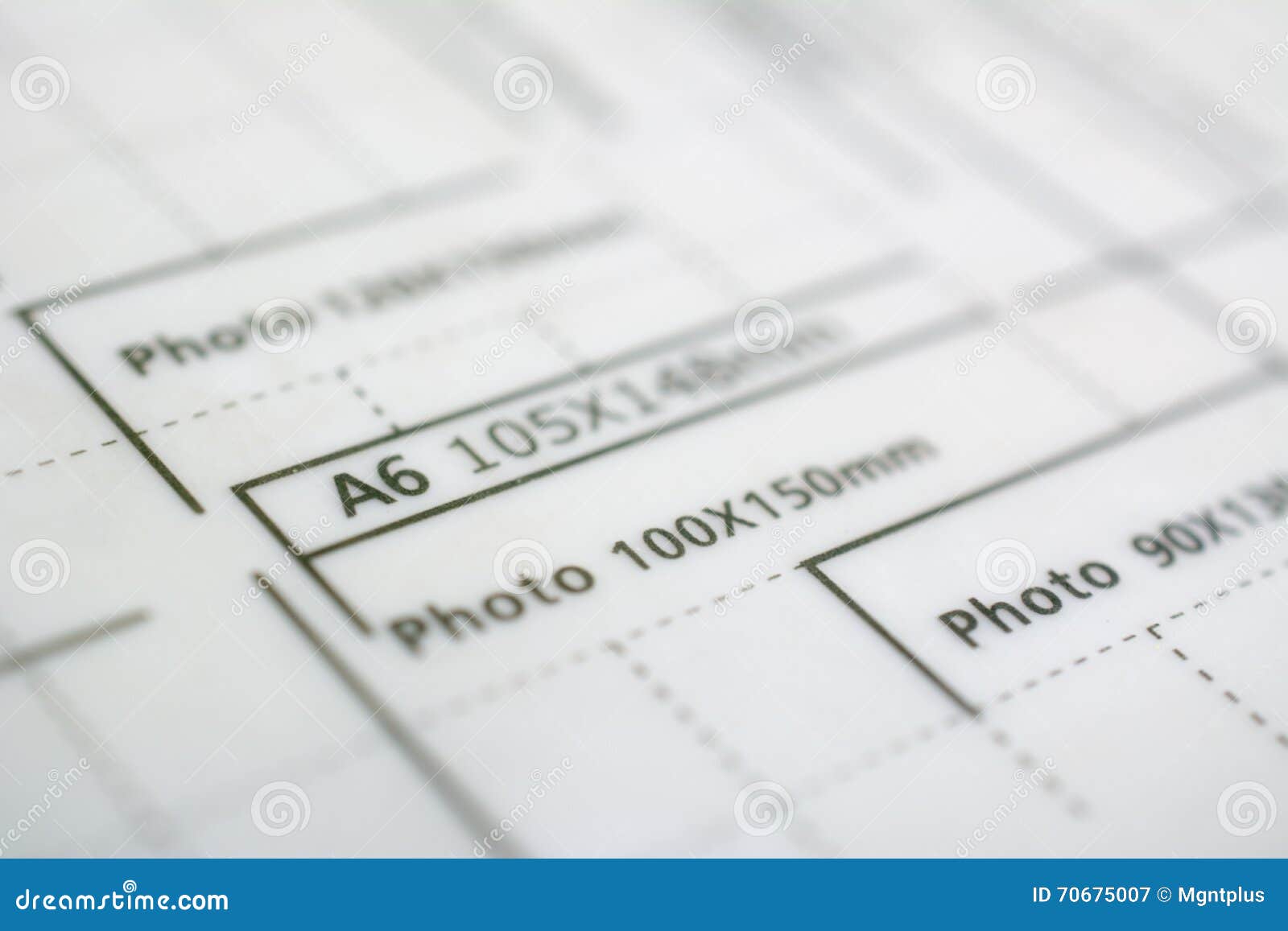 Medidas Para O Tamanho Do Papel A6 Imagem de Stock - Imagem de cinzento ...