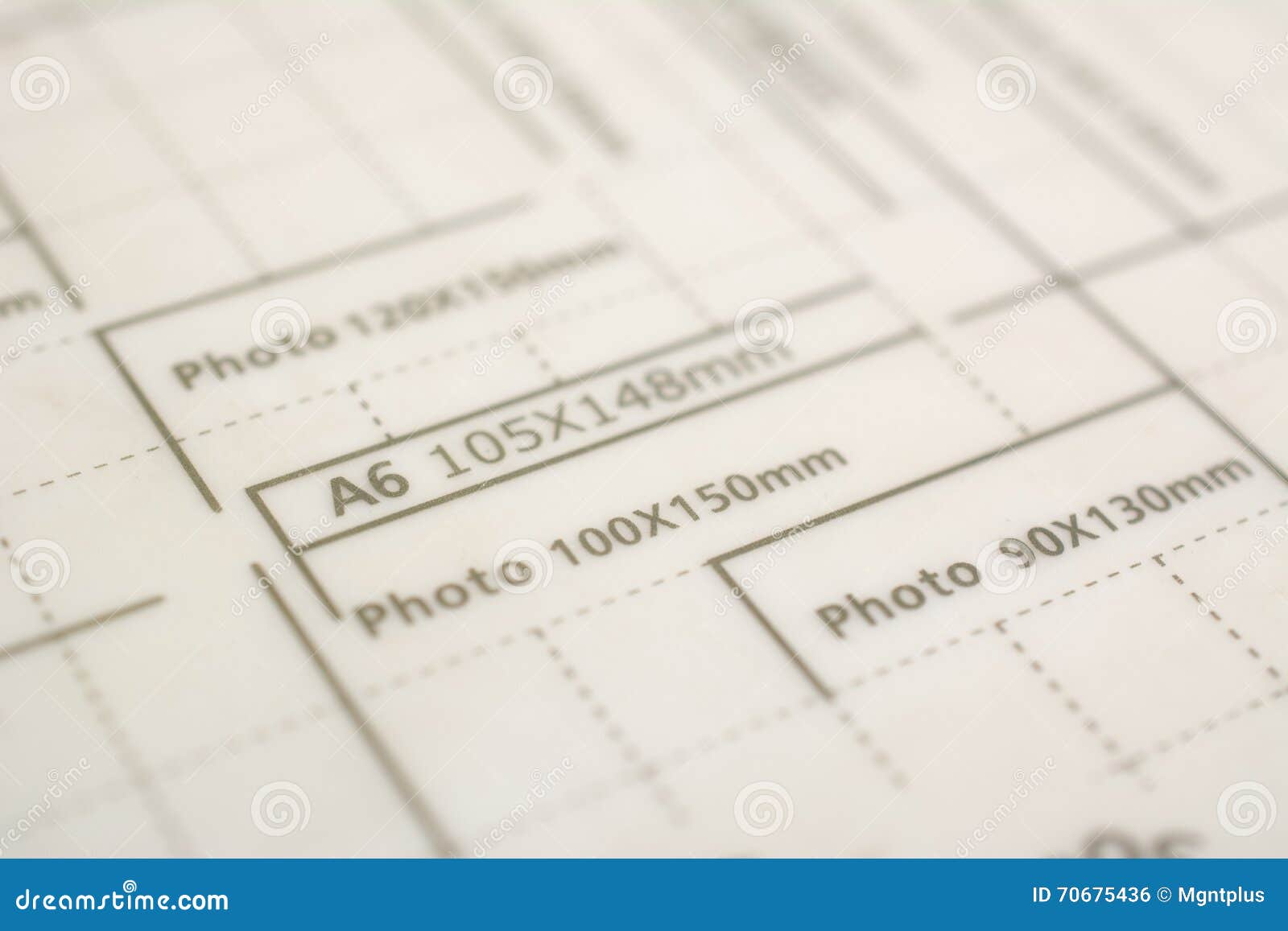 Medidas Para O Tamanho Do Papel A6 Foto de Stock - Imagem de detalhes ...