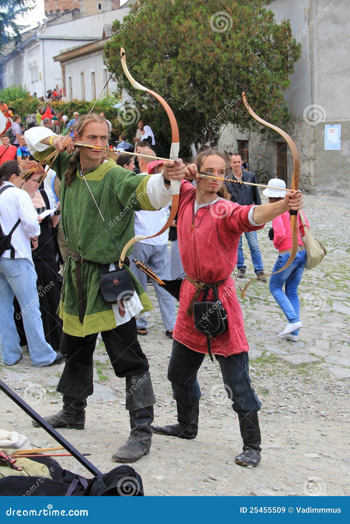 Medieval archer editorial stock image. Image of medieval - 25455509