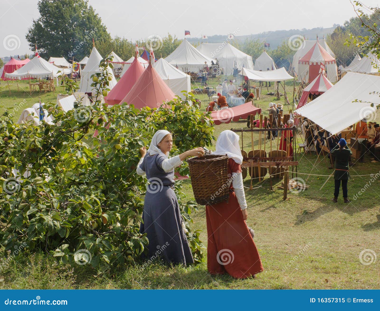 Medieval camp editorial image. Image of apple, gathering - 16357315