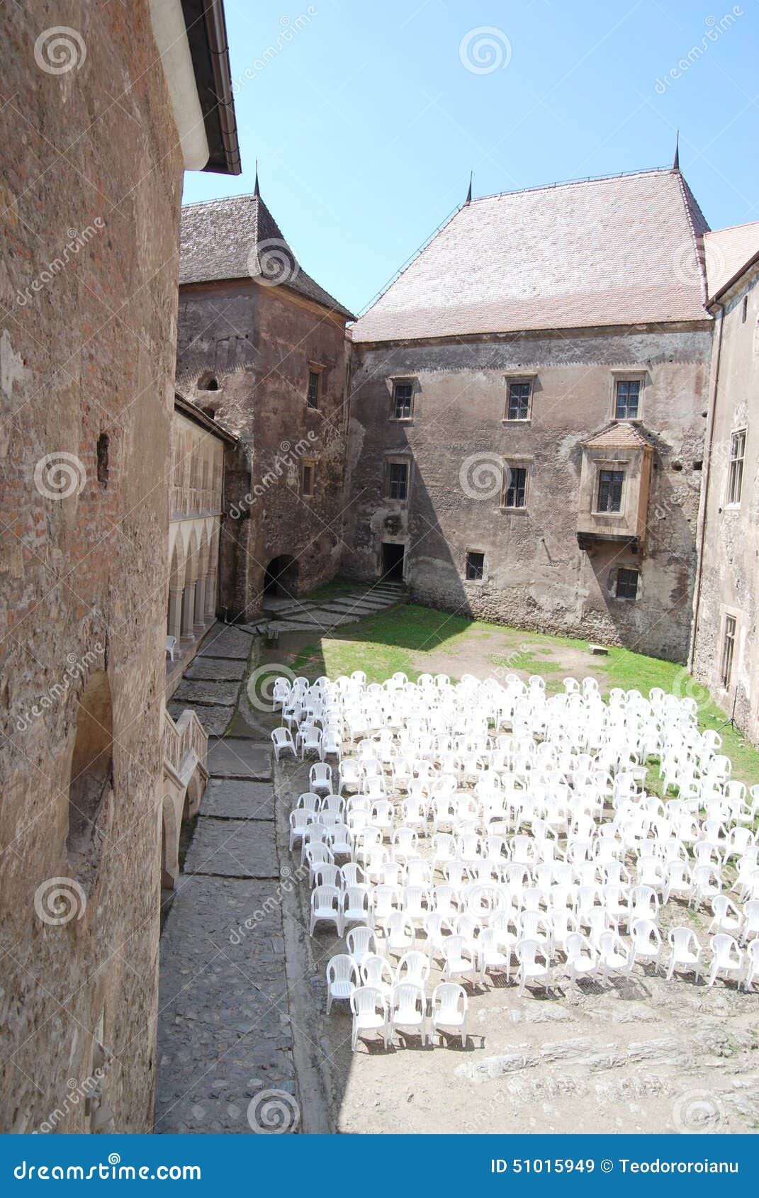 Medieval Castle Inner Courtyard Stock Image - Image of noon, view: 51015949