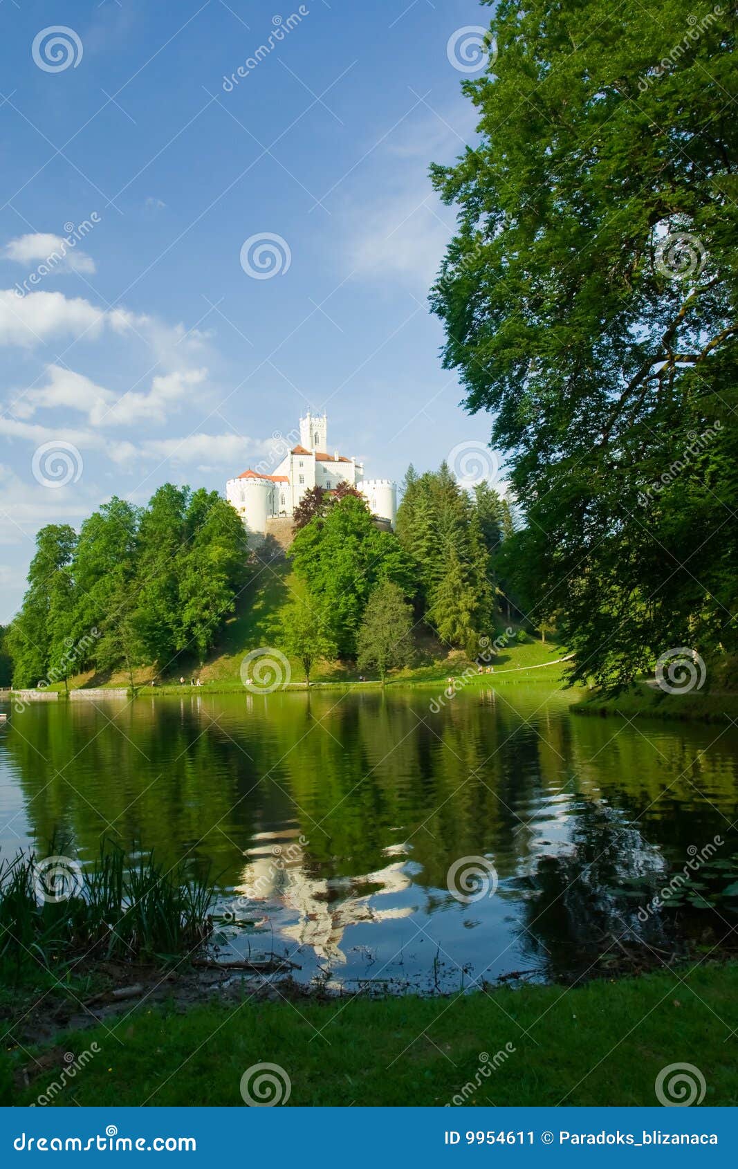 Medieval Castle Over Lake Scene Stock Image - Image of trakoscan ...
