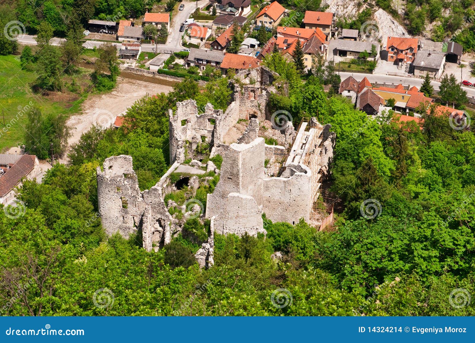 Medieval castle ruins stock photo. Image of defense, ruined - 14324214
