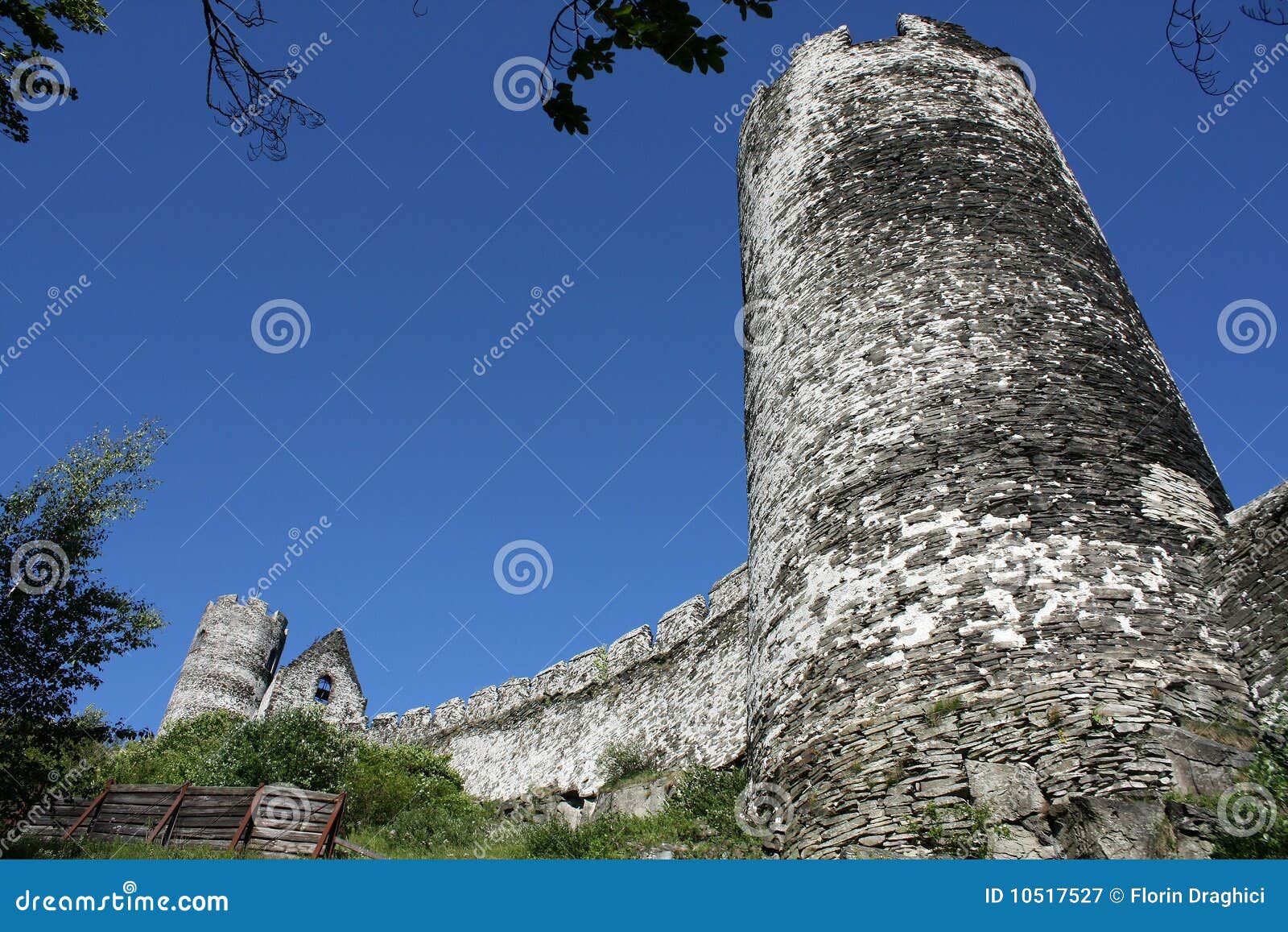 Medieval castle wall stock image. Image of defense, historic - 10517527