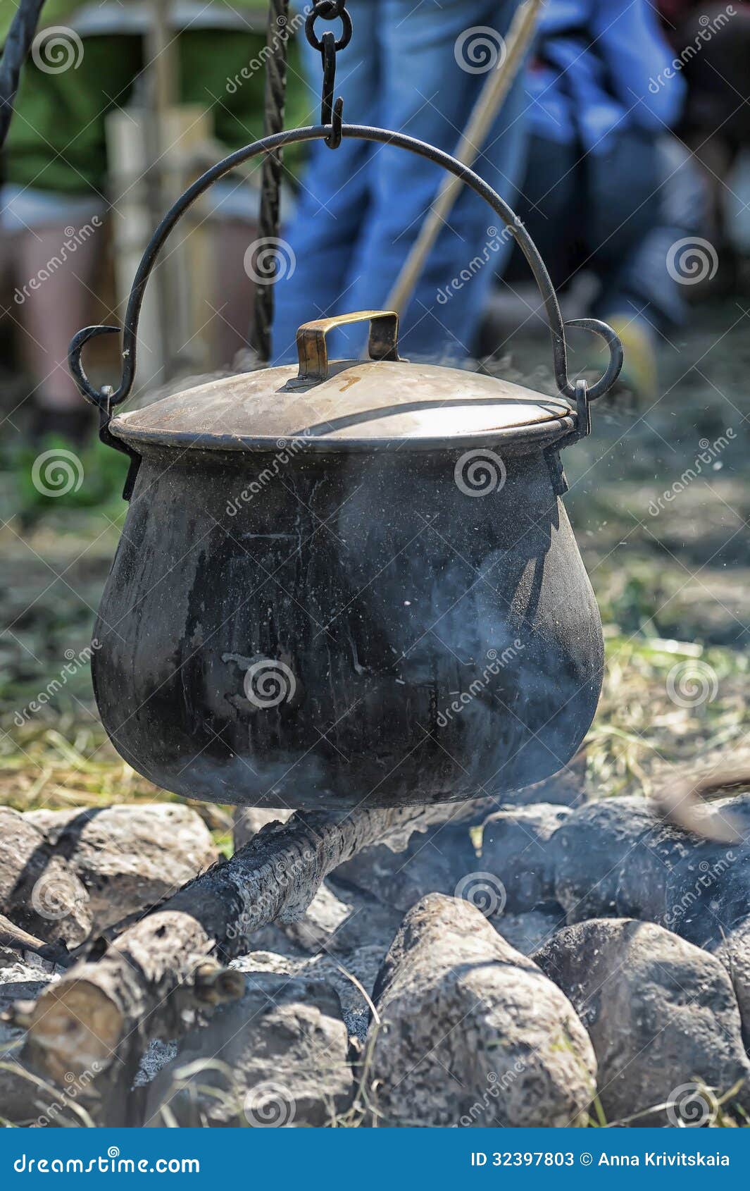 Medieval cauldron stock image. Image of cauldron, camping - 32397803