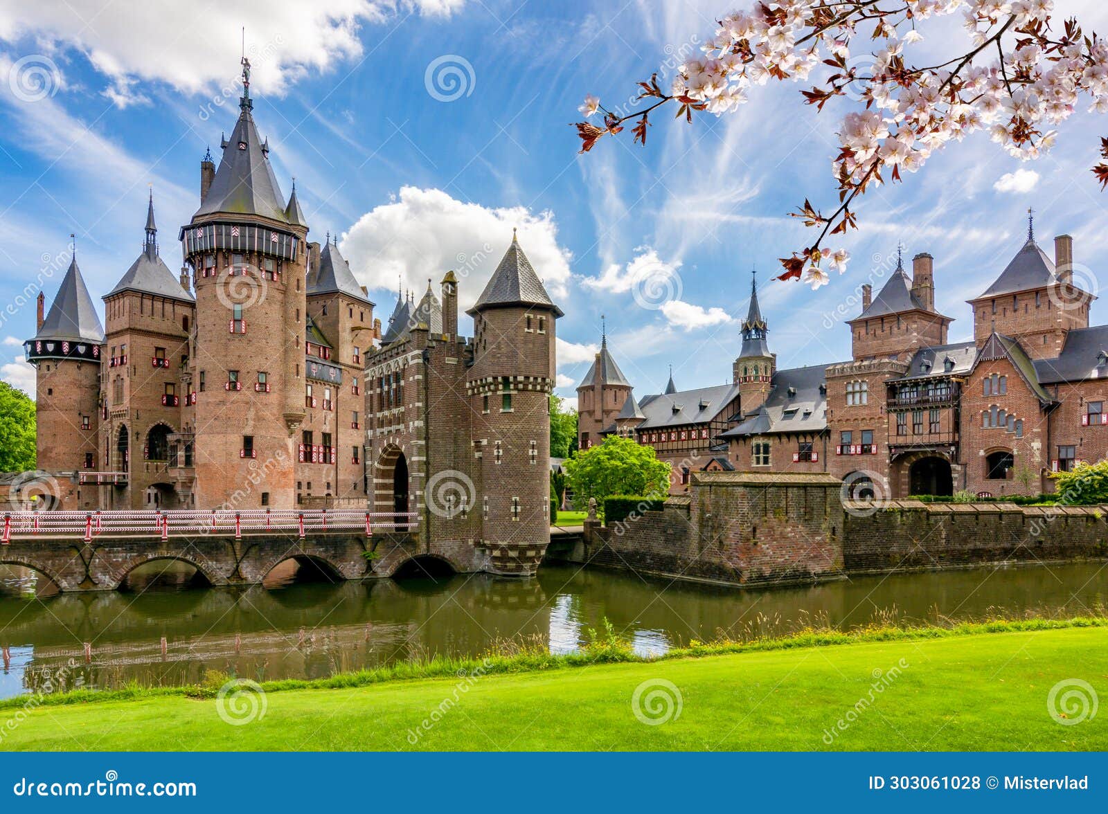 Medieval De Haar Castle and Gardens in Spring, Utrecht, Netherlands ...