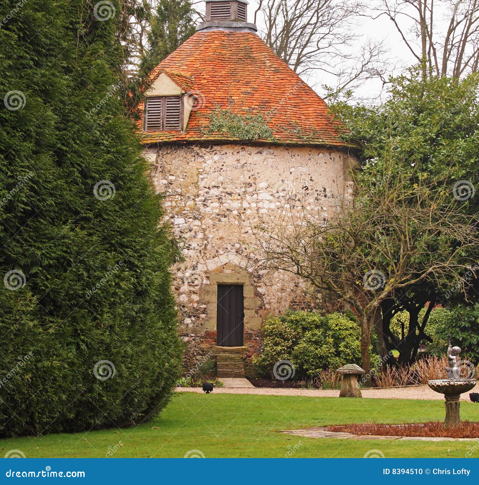 Medieval English Building stock photo. Image of shrubs - 8394510