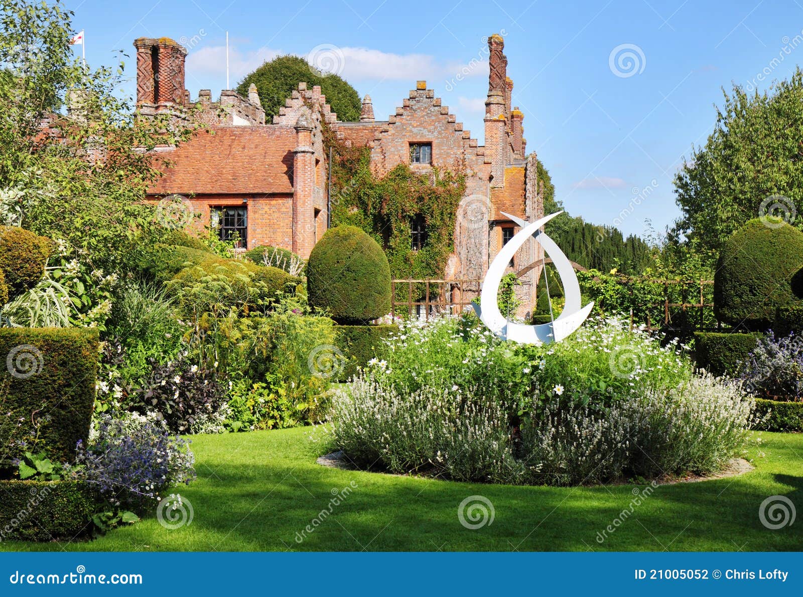 A Medieval English Manor and Garden Stock Photo - Image of architeture ...