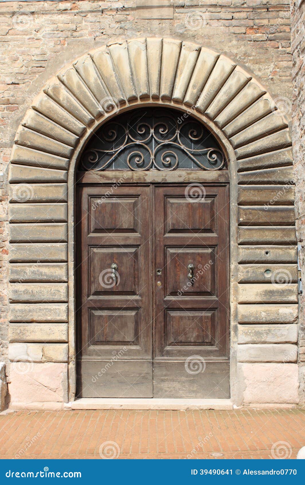 Medieval front door stock image. Image of historic, decoration - 39490641